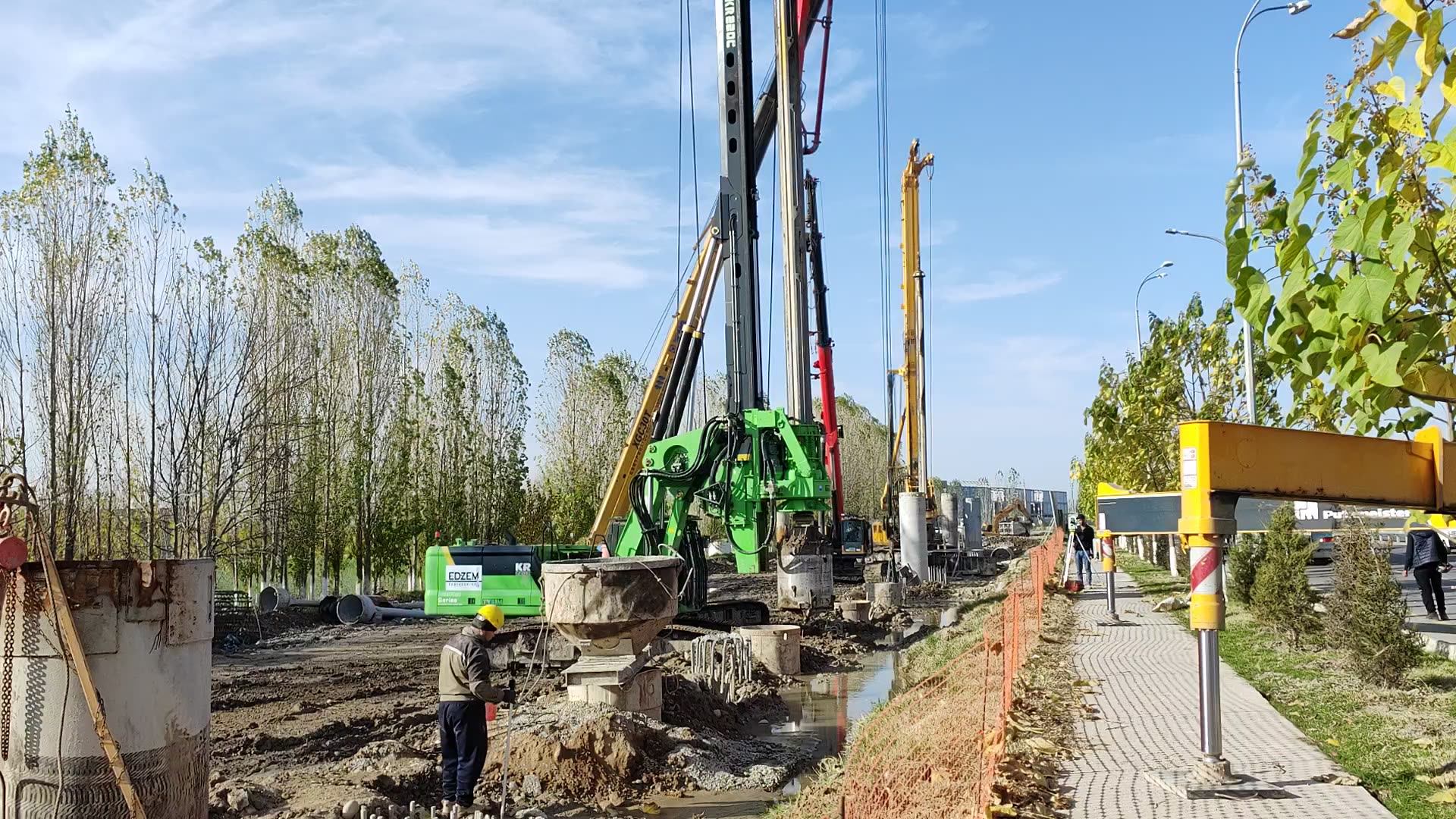 Multifunctional 800mm Crawler Width Hydraulic Piling Rig Horizontal ...