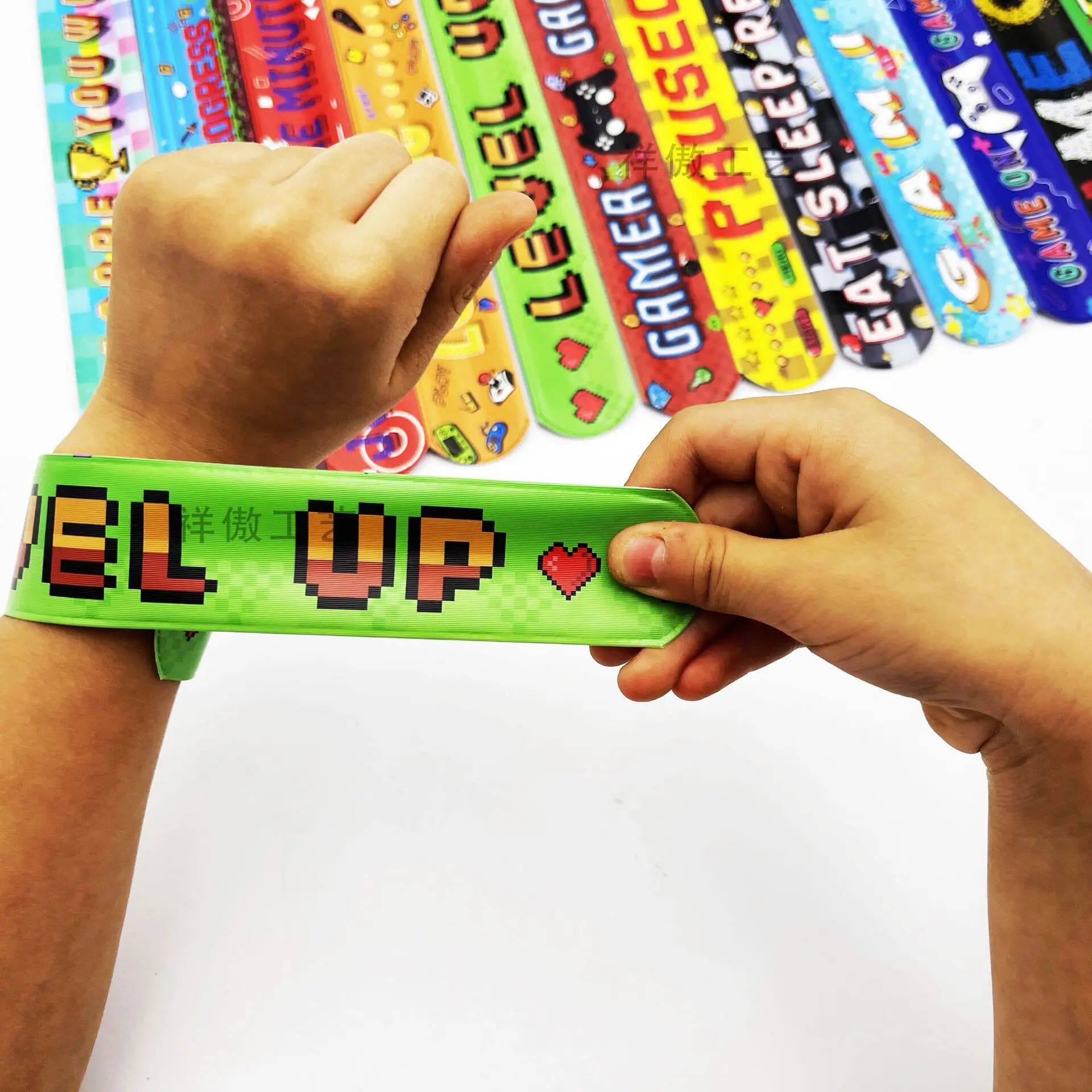12pcs Gaming Slap Bracelets：游戏派对必备！潮流装饰，让你成为焦点！-圣诞鹿-淘宝好物网
