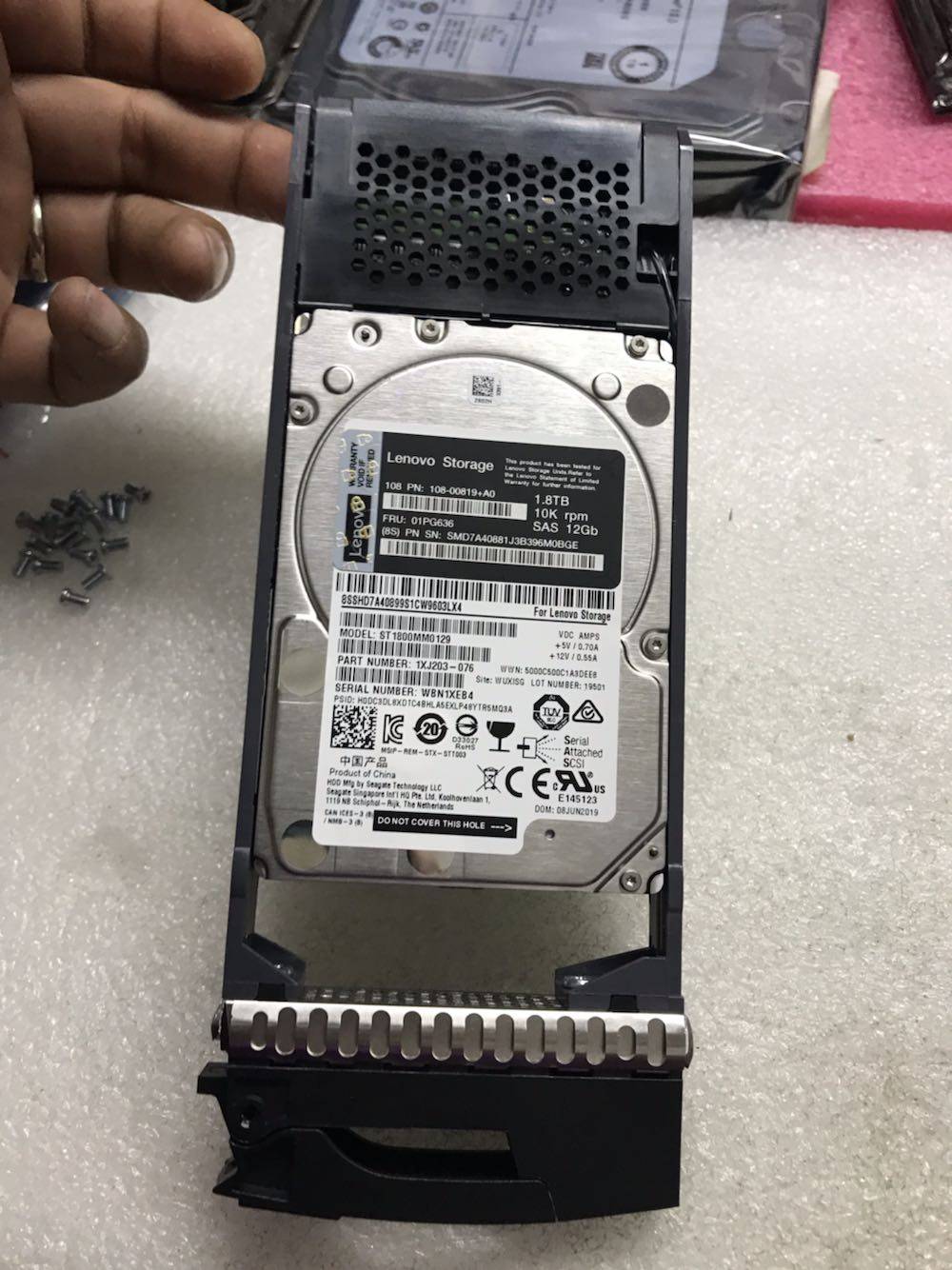 联想 DE4000H存储硬盘 01PG636 1.8TB 2.5 10K SAS硬盘4XB7A14113