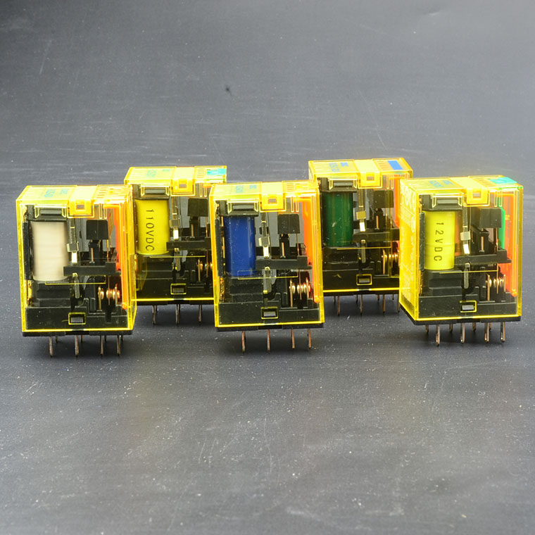 Izumi IDEC compact relay RU2S-A110 A24 D12 D110 RU2S-C-D24 10A 8 feet