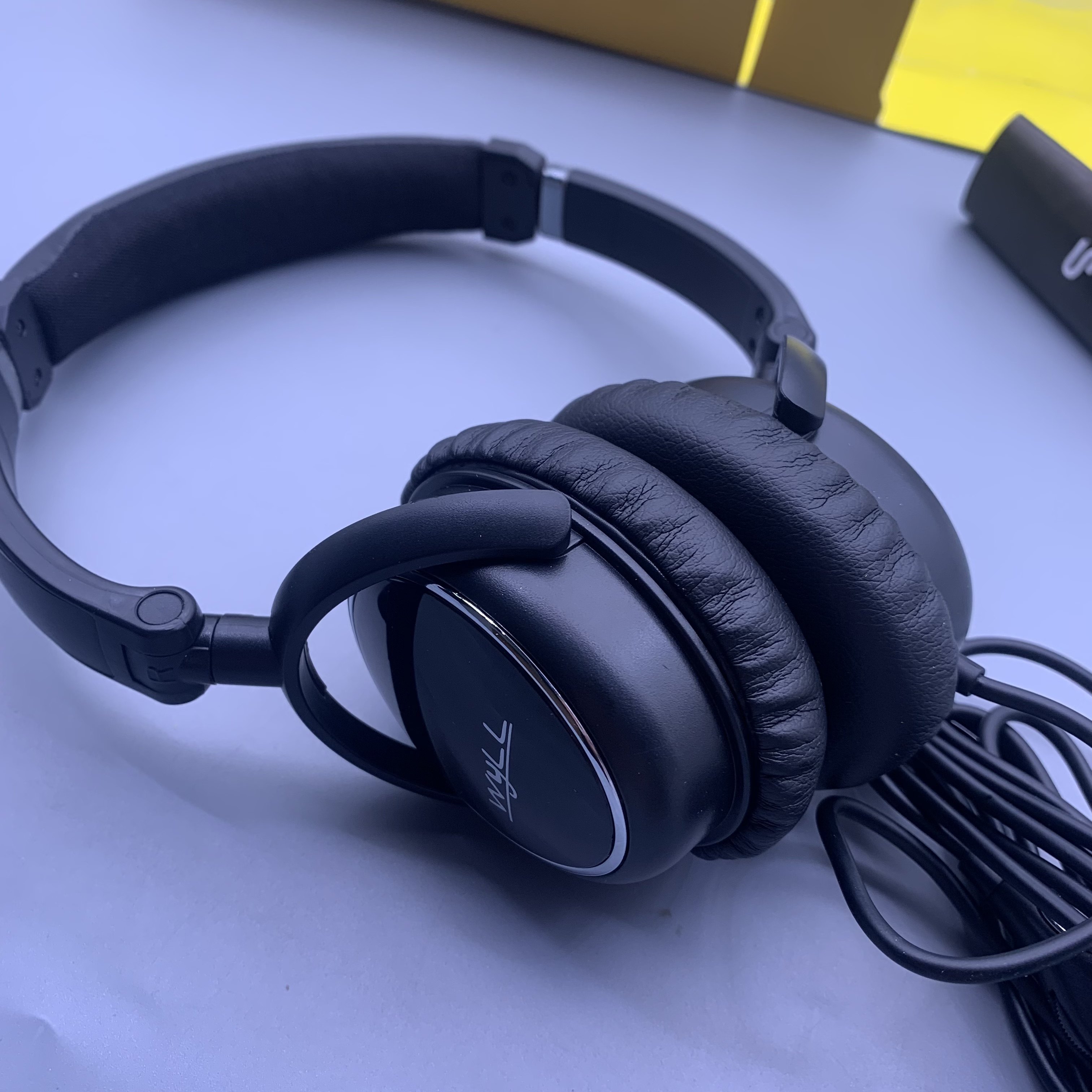 High-quality wired headset from a major manufacturer 1.5m: perfect for ...