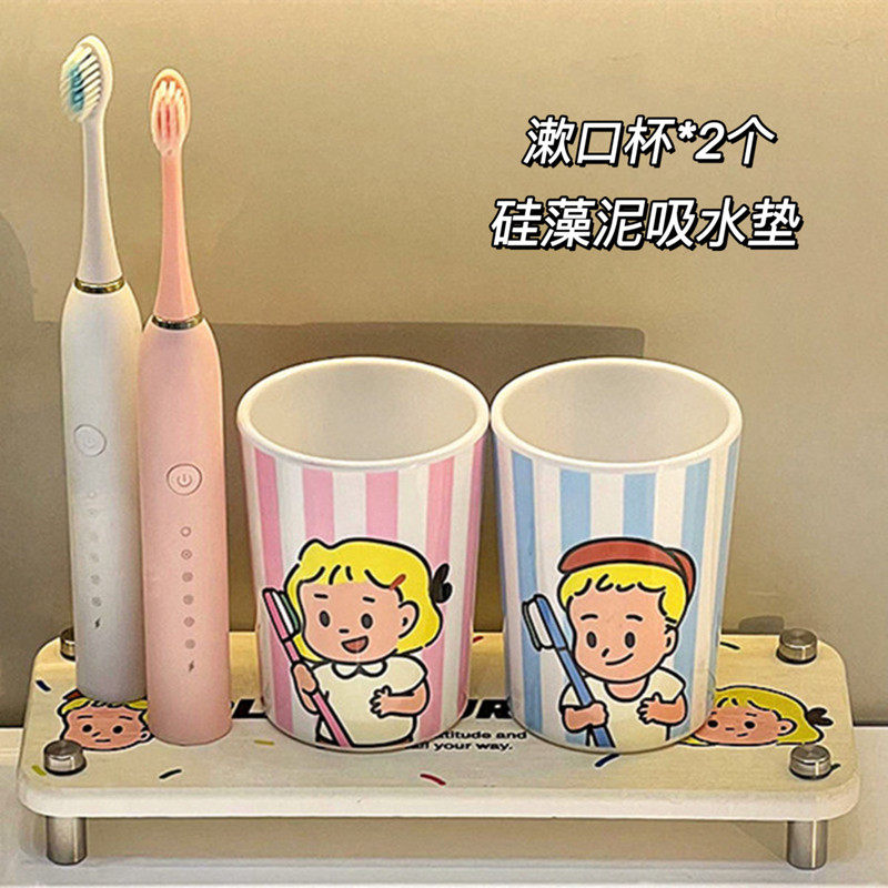 Couple goals unlocked! these ridiculously cute cartoon toothbrush cups ...