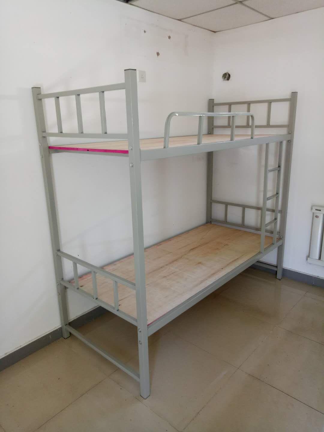 Купить Кровать с металлическим каркасом Двухъярусные железные кровати ...