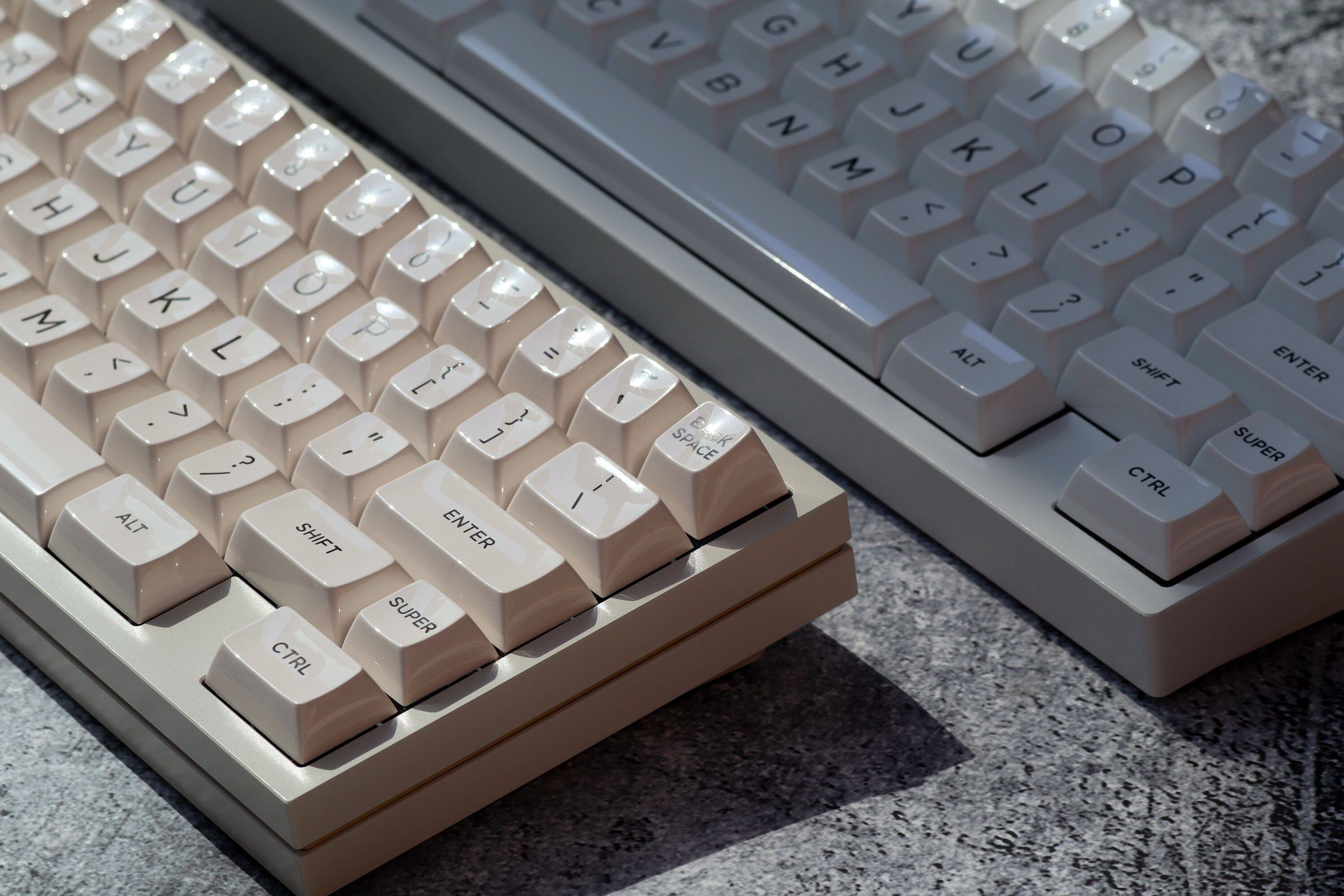 A must buy for 25 years! jtk hsa creamwhite glossy ball cap keycaps｜two ...