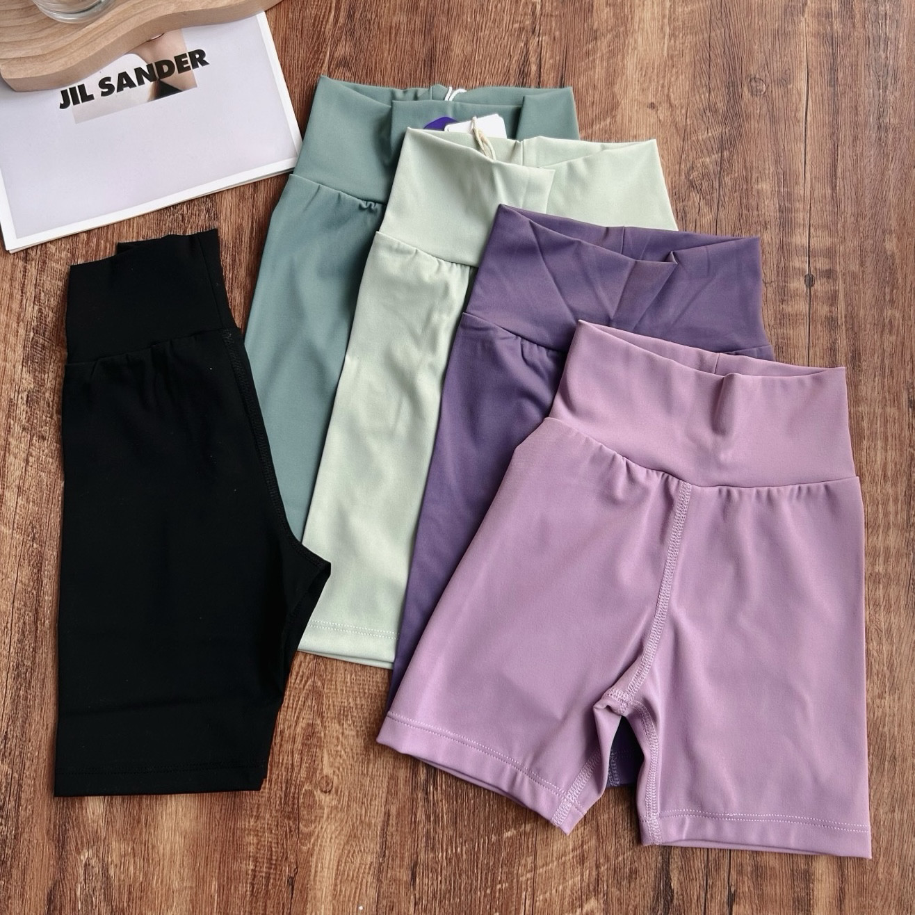 What are the design highlights of littleimp elastic sports bottom pants ...