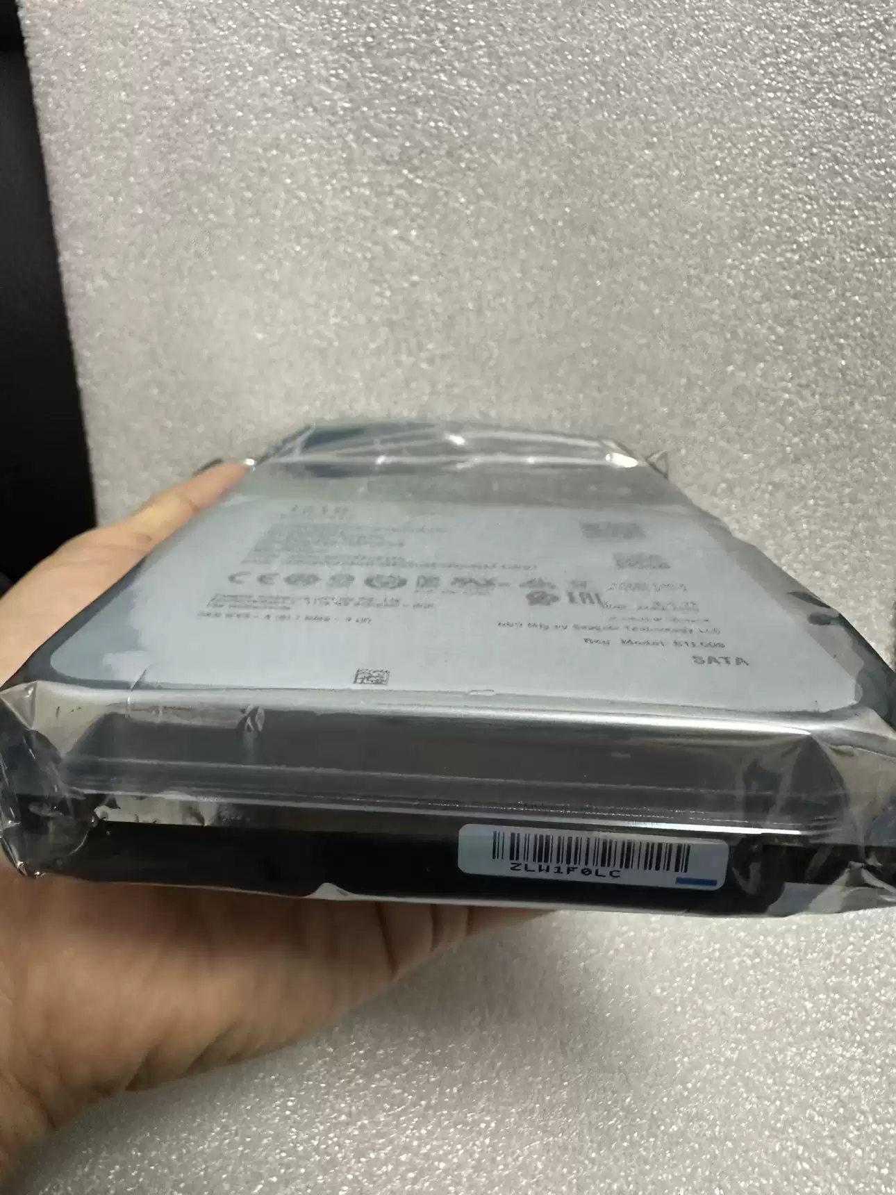 希捷12T硬盘 12TB X16 银河EXOS监控机械硬盘企业级ST12000NM001G