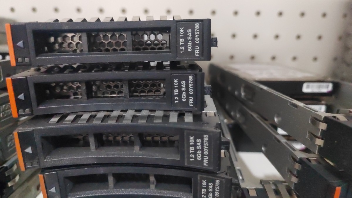 🚀揭秘IBM V5000 G1硬盘的秘密，1.2T 10K SAS 2.5寸，企业级存储新宠！📊-无线电脑周边产品-淘宝好物网