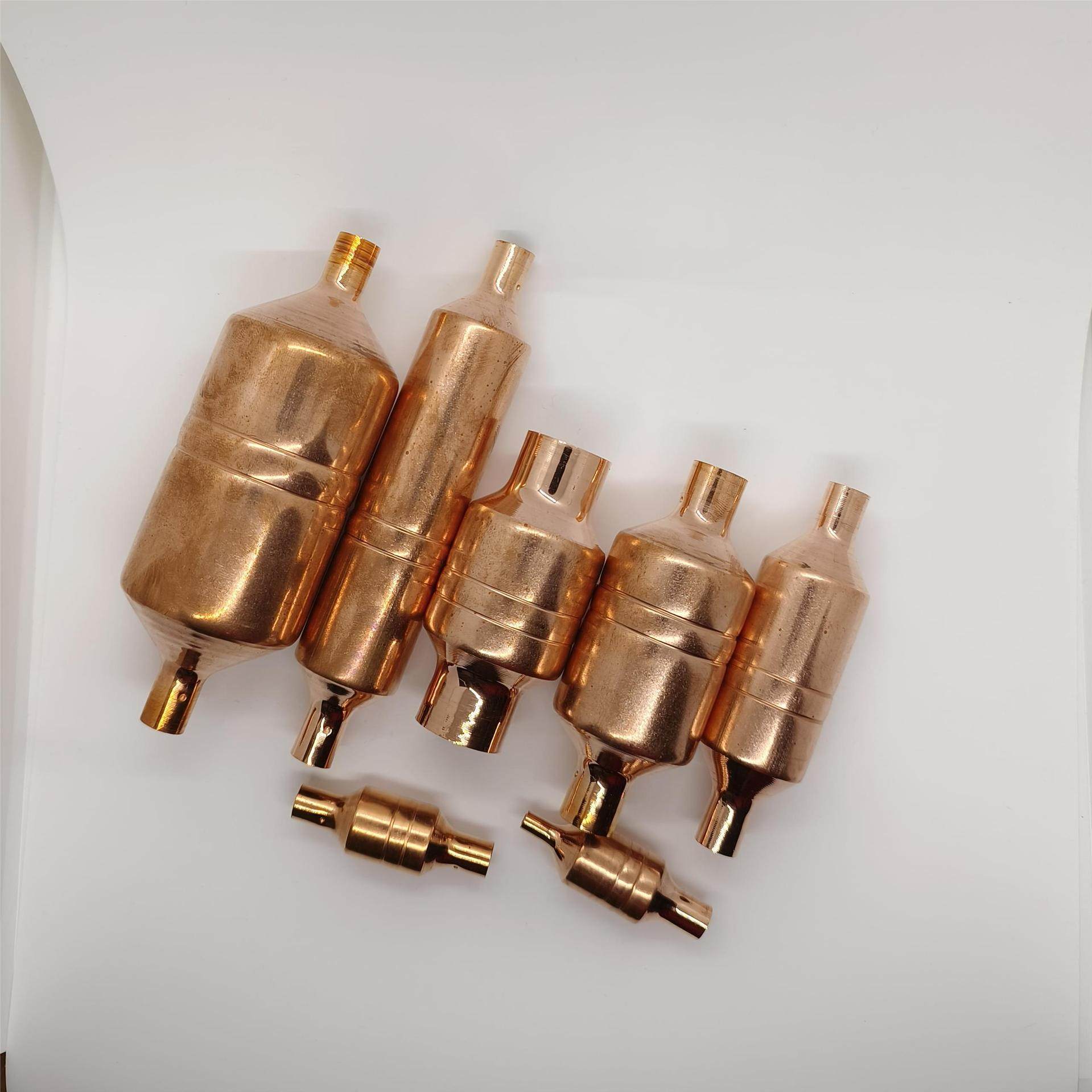 美的空气能热泵家用地暖机：8匹冷暖变频，一级能效，取暖界的“节能王者”-低温热水辐射地暖-淘宝百科网