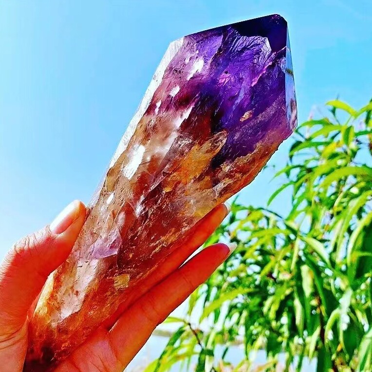 缘定晶石