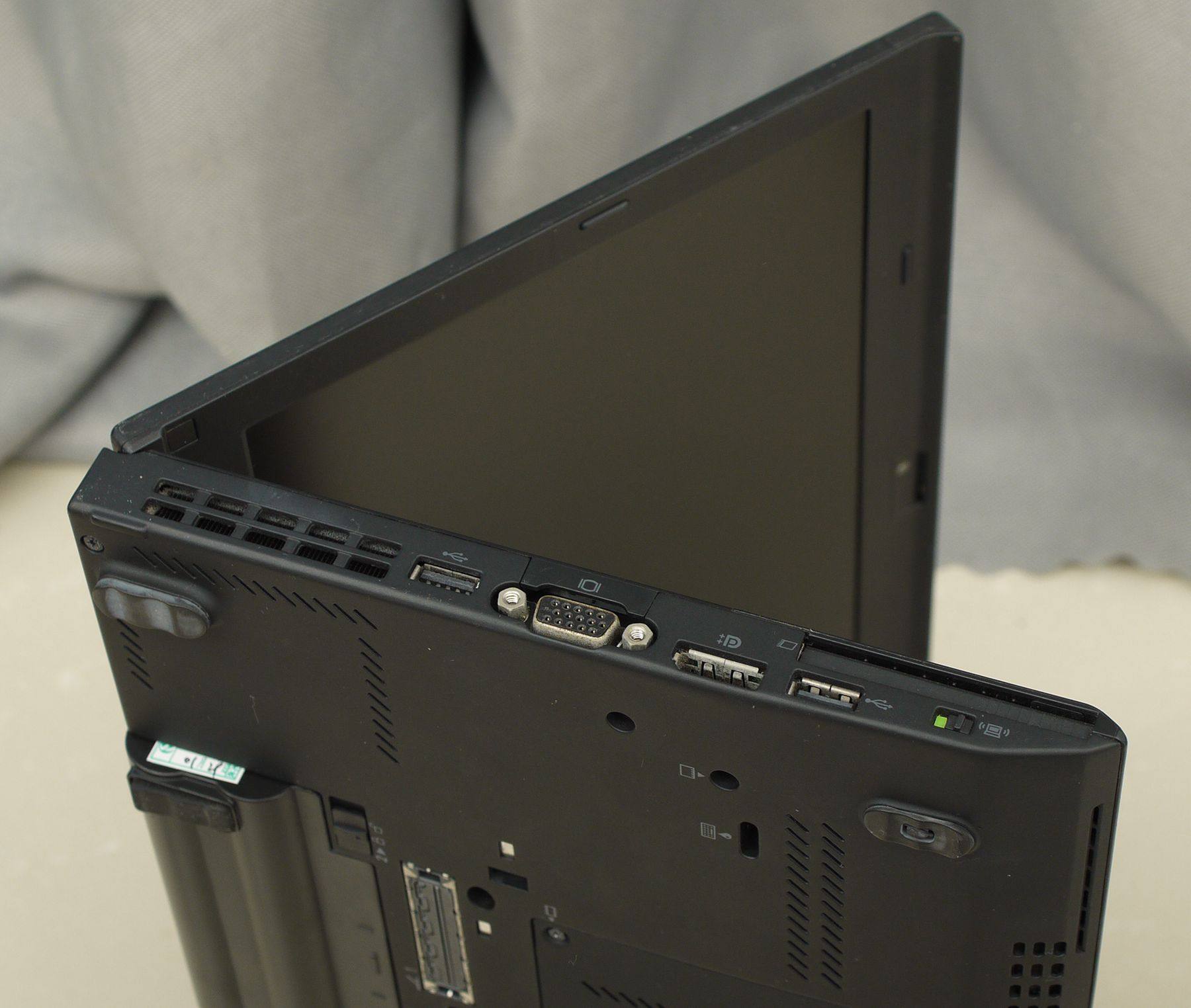 舒尔 SVX14 无线领夹式话筒、昆仑 850W 台式机电源、联想 X220 笔记本、嵌入式工控... - 〓器材友情交换〓 - 矿石收音机 ...