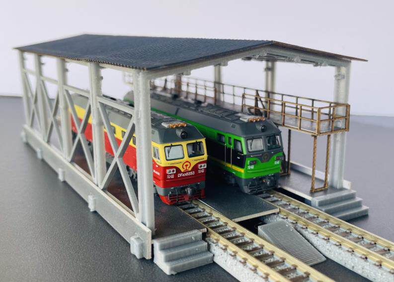 The model train at the passenger station, an excellent work in n scale ...