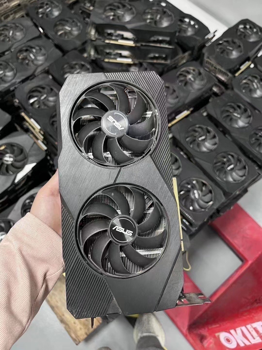 华硕40HX：8G显卡游戏本，值得入手吗？🎮全面测评-显卡-淘宝好物网
