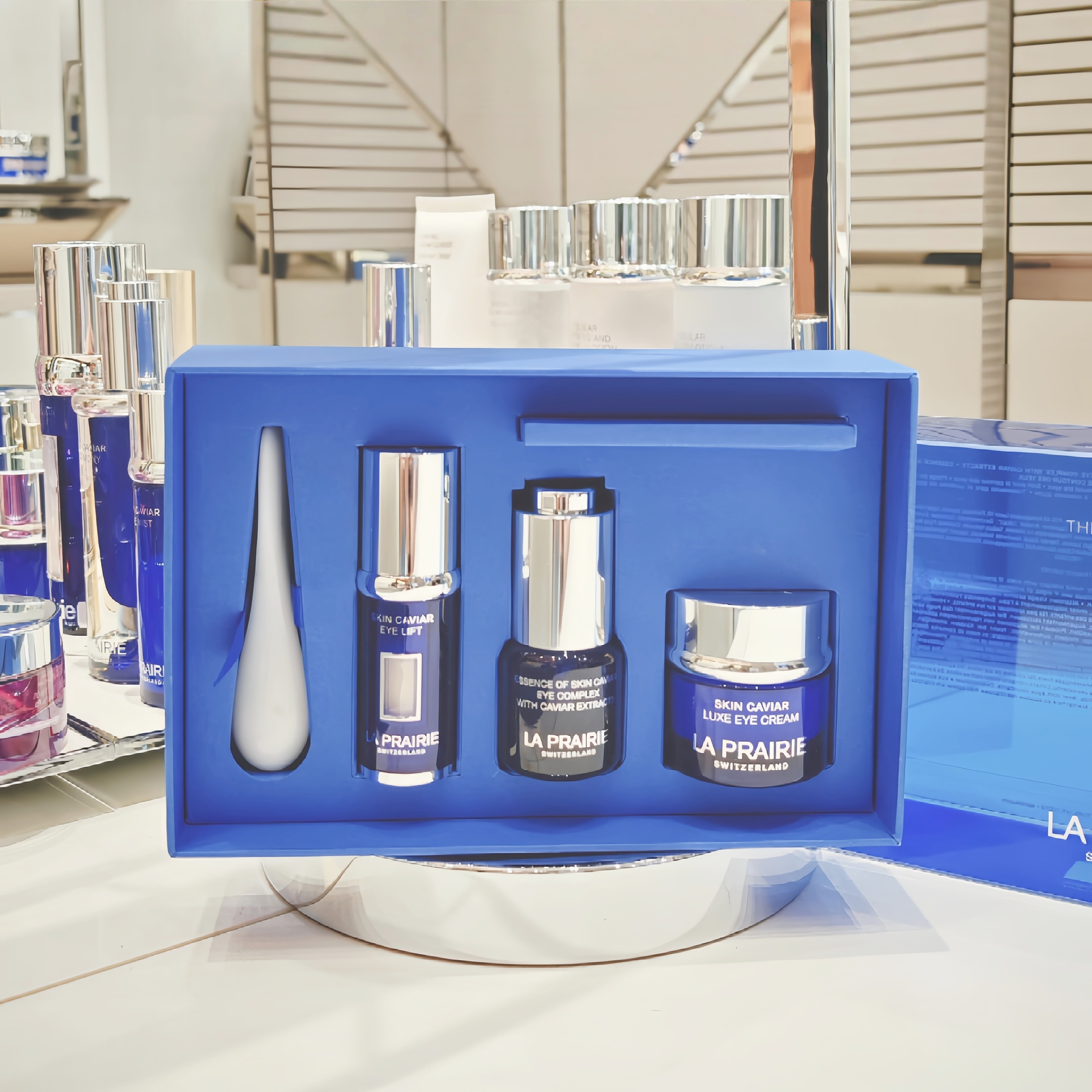 La prairie eye cream suit, a must-have for youthful and charming eye care