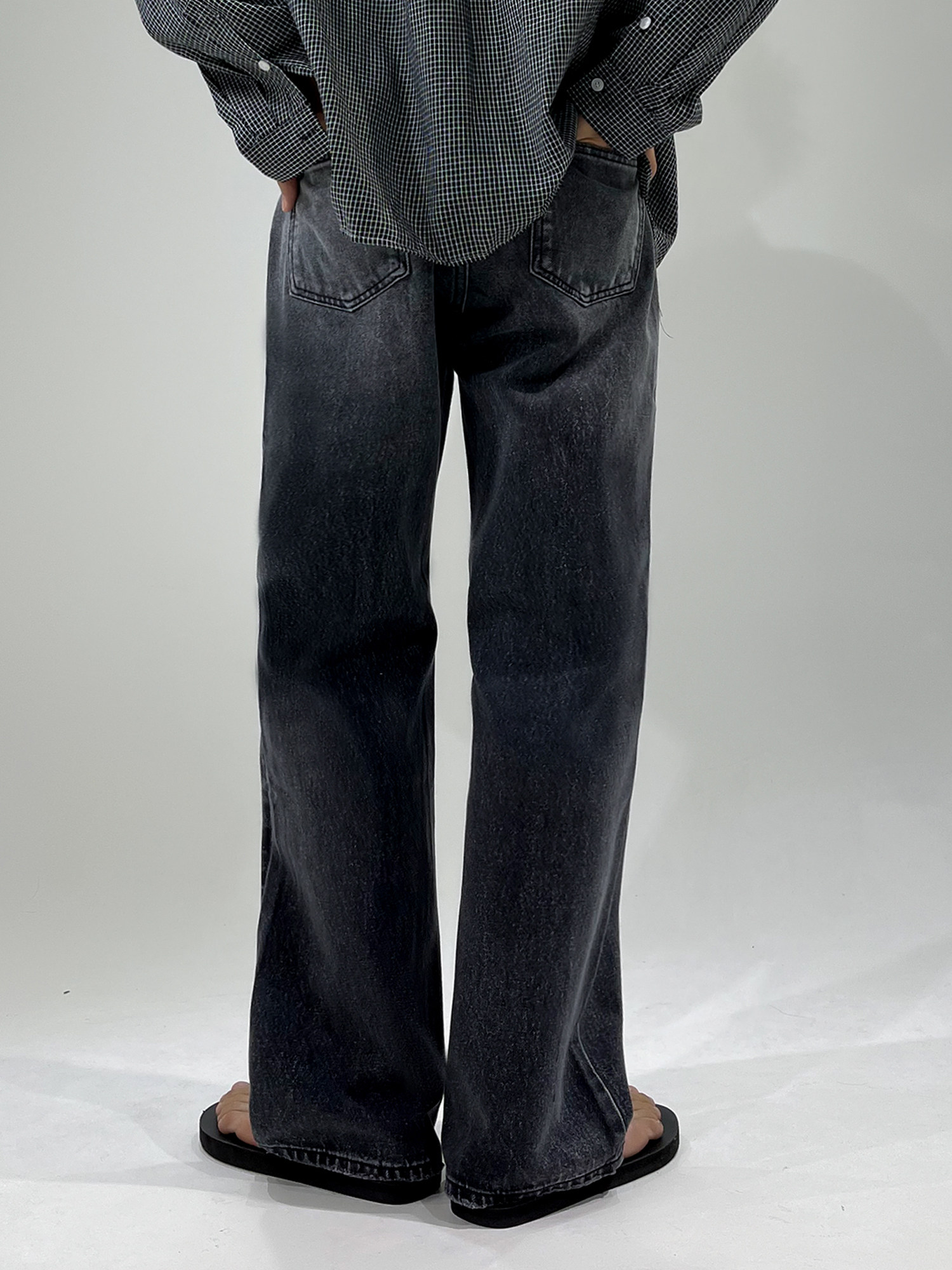 GB2021SS 3 8 00:00] This period recommends washing unusual black gray jeans