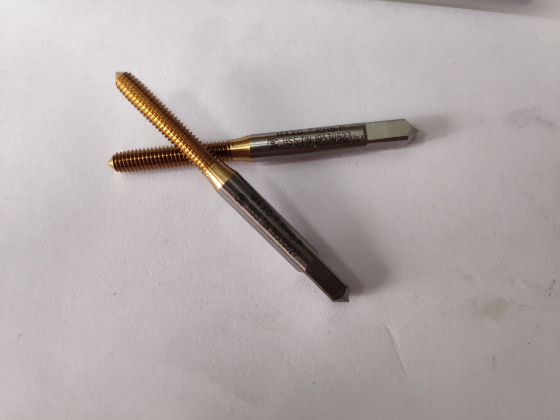 Taiwan TOSG titanium extruder tap M4X0 7 M5X0 8 M6X1 Increased precision wire tapping RH8B P