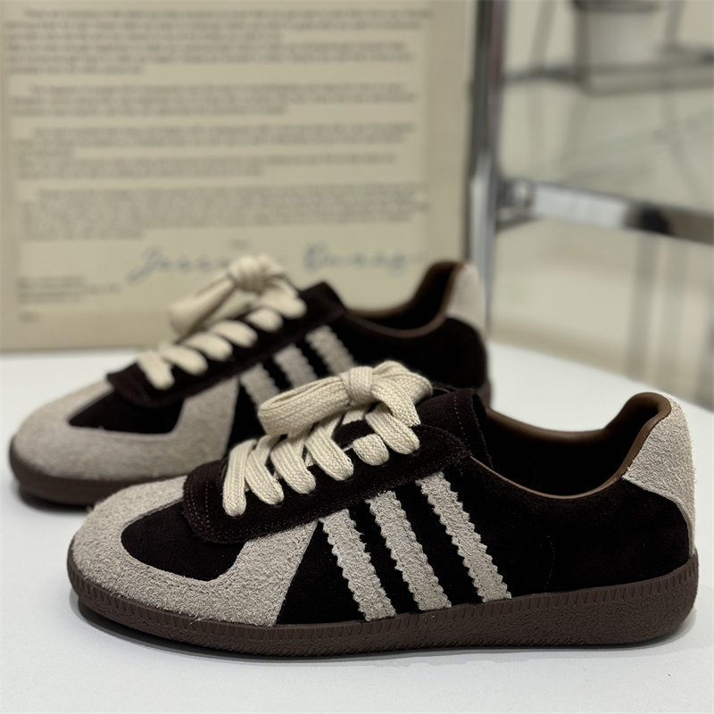 This season's hottest trend: retro vibes! 2024 fall collection: women's ...
