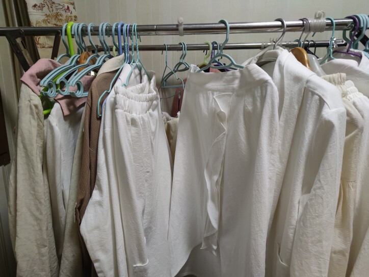 万山月中式服装