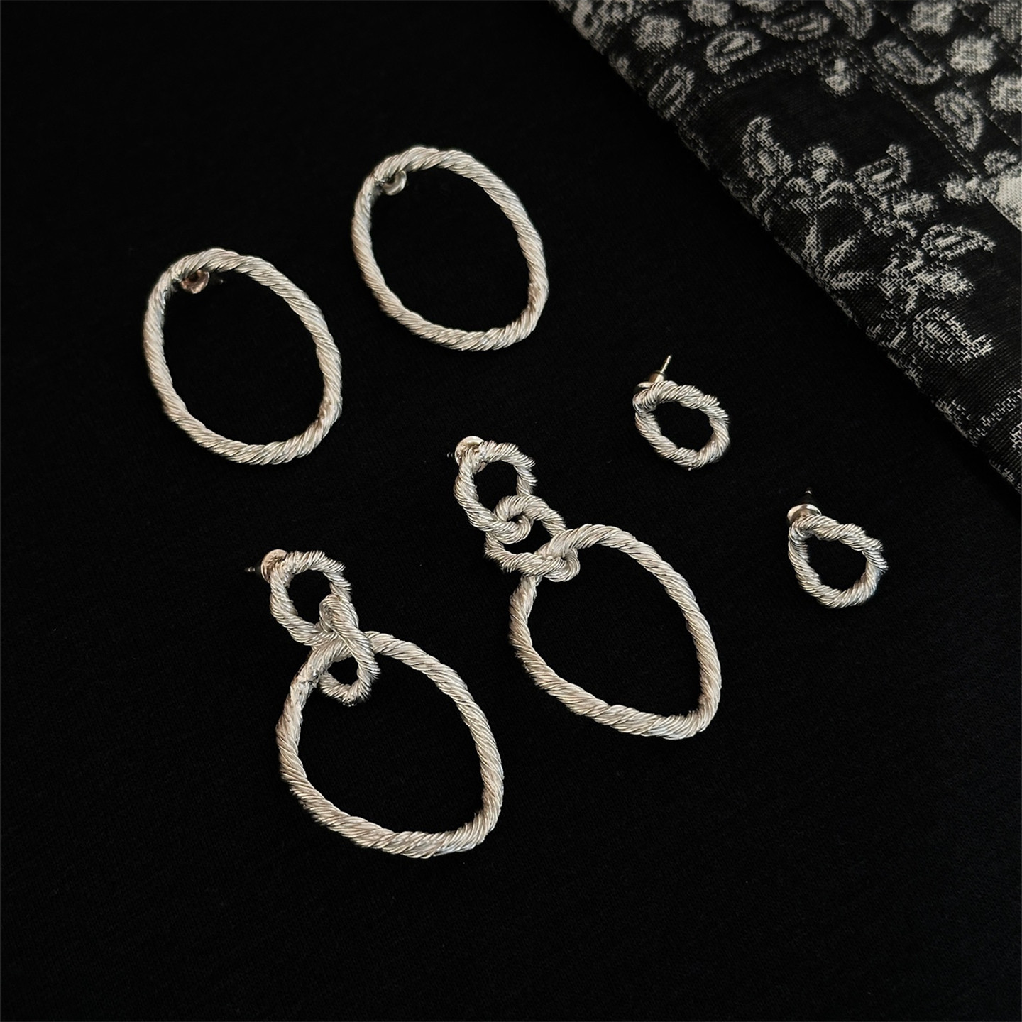 自留推荐定制款 ENSAGE/APT702 925银编织扭转耳环：高级感爆棚的小众耳饰！通勤约会都适配-耳环-淘宝好物网