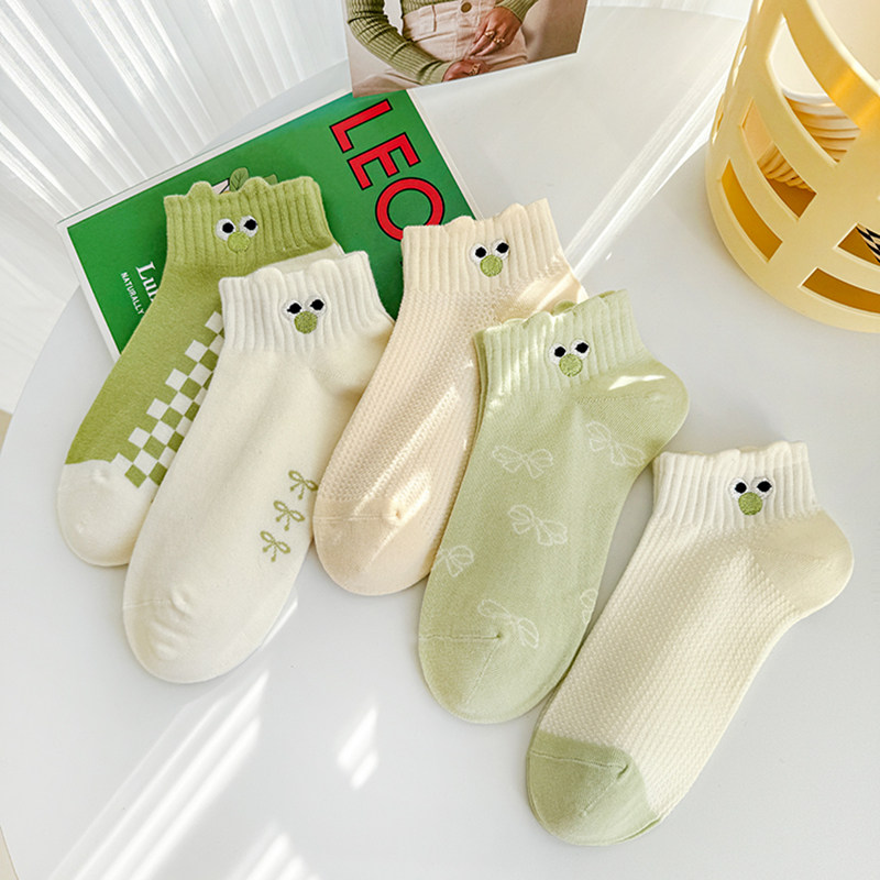 Mint green wave socks for women: fresh meets sweet, letting your outfit ...
