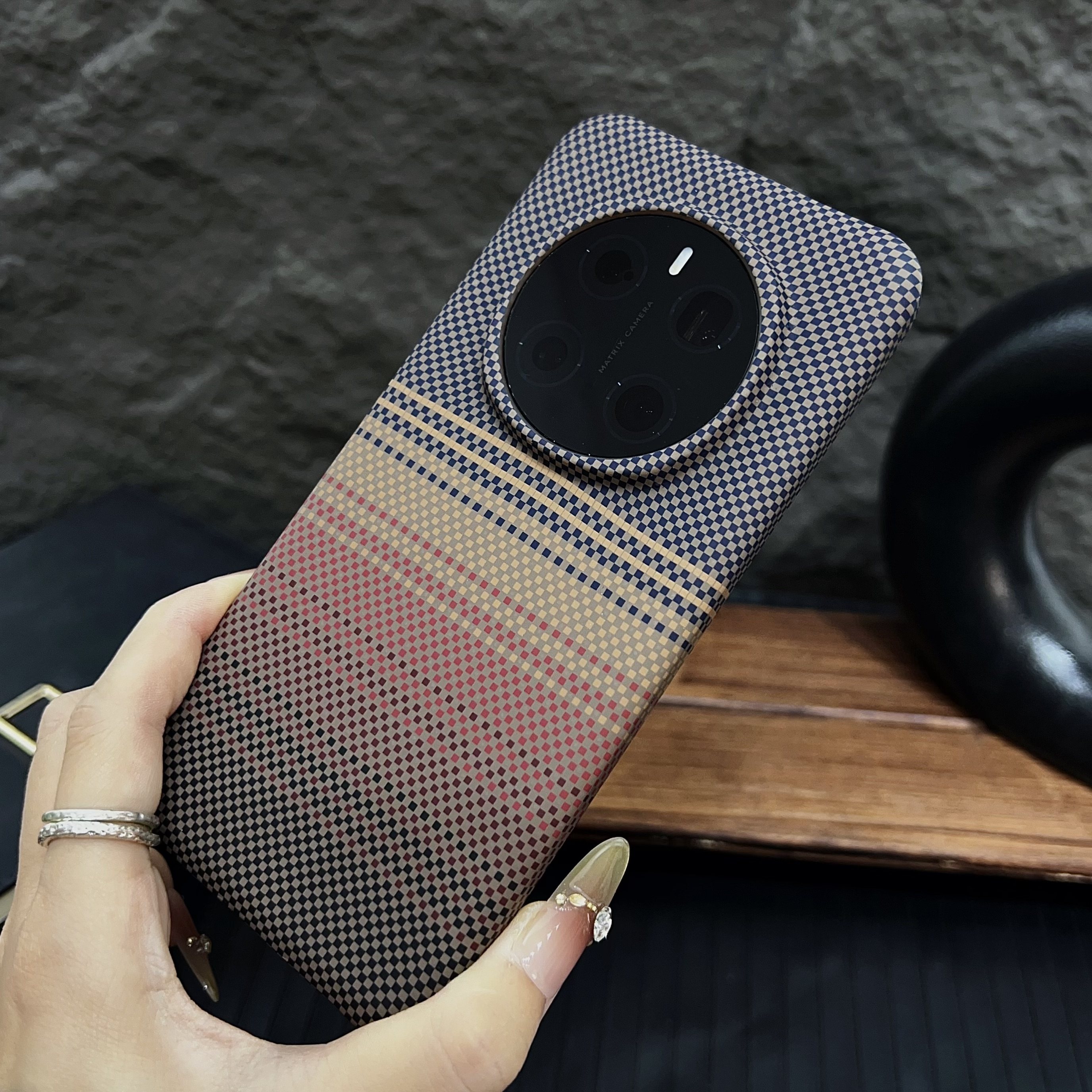 碳纤维磁吸壳不是装饰品，是手机生态的微系统重构_手机保护套_淘宝数码网