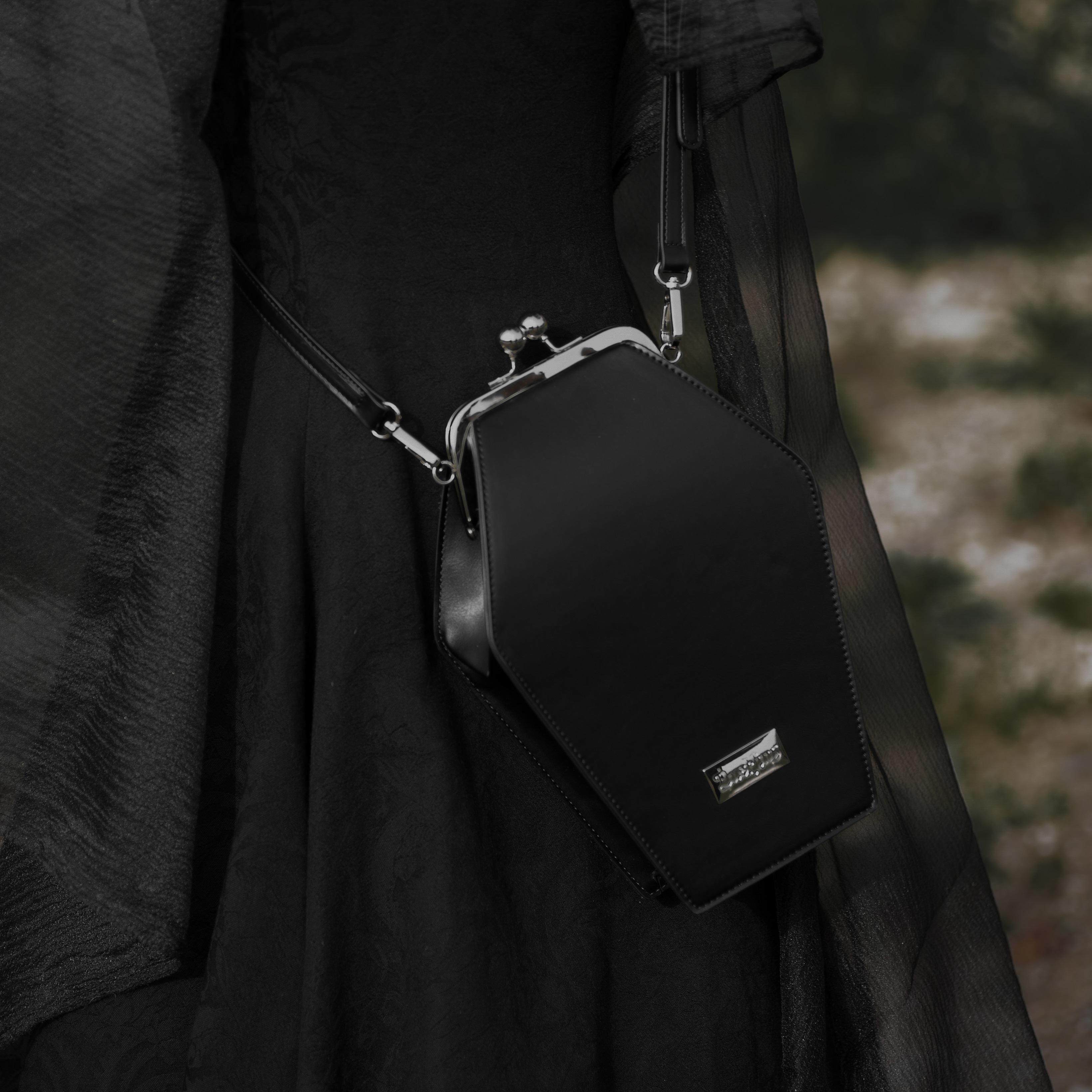 Duskling Lucy露西棺材口金包，潮酷女孩的必备单品🧐深度种草与测评-lolita-淘宝好物网