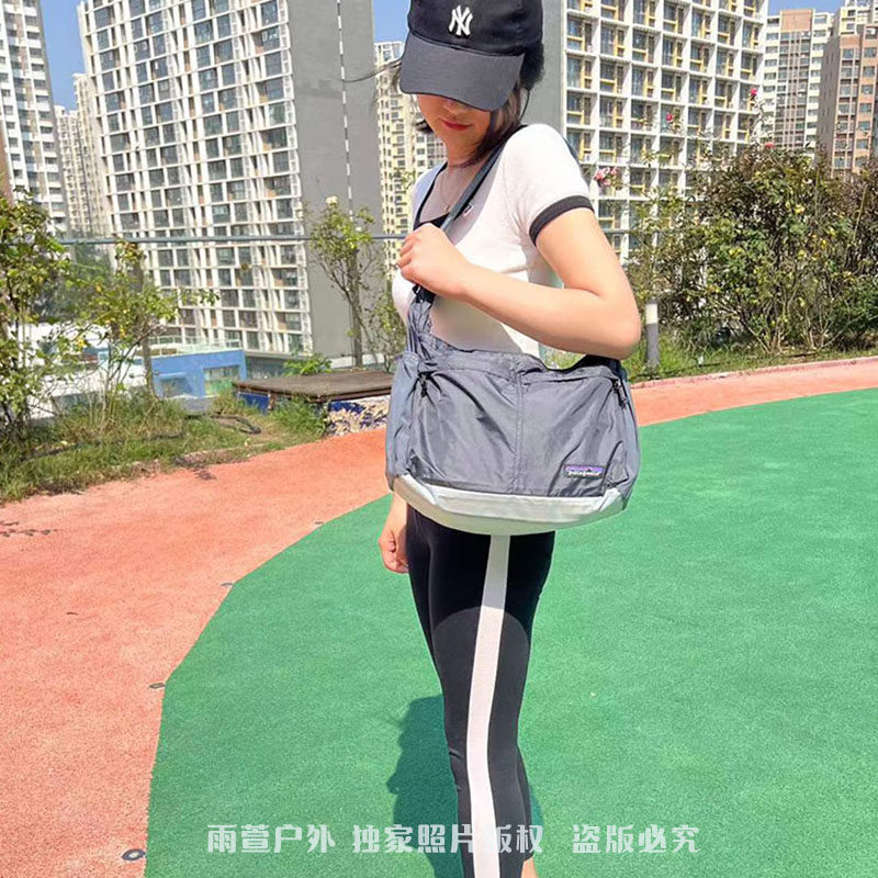 超輕單肩包巴塔包LW Travel Courie 15L：🌟旅行神器，你的揹包新寵！