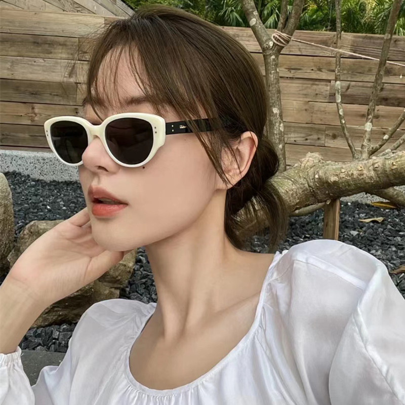 Celine赛琳复古辣妹猫眼墨镜女 白框高级感ins2025网红小脸防晒个｜这颜值我直接跪了！-防紫外线镜-淘宝好物网