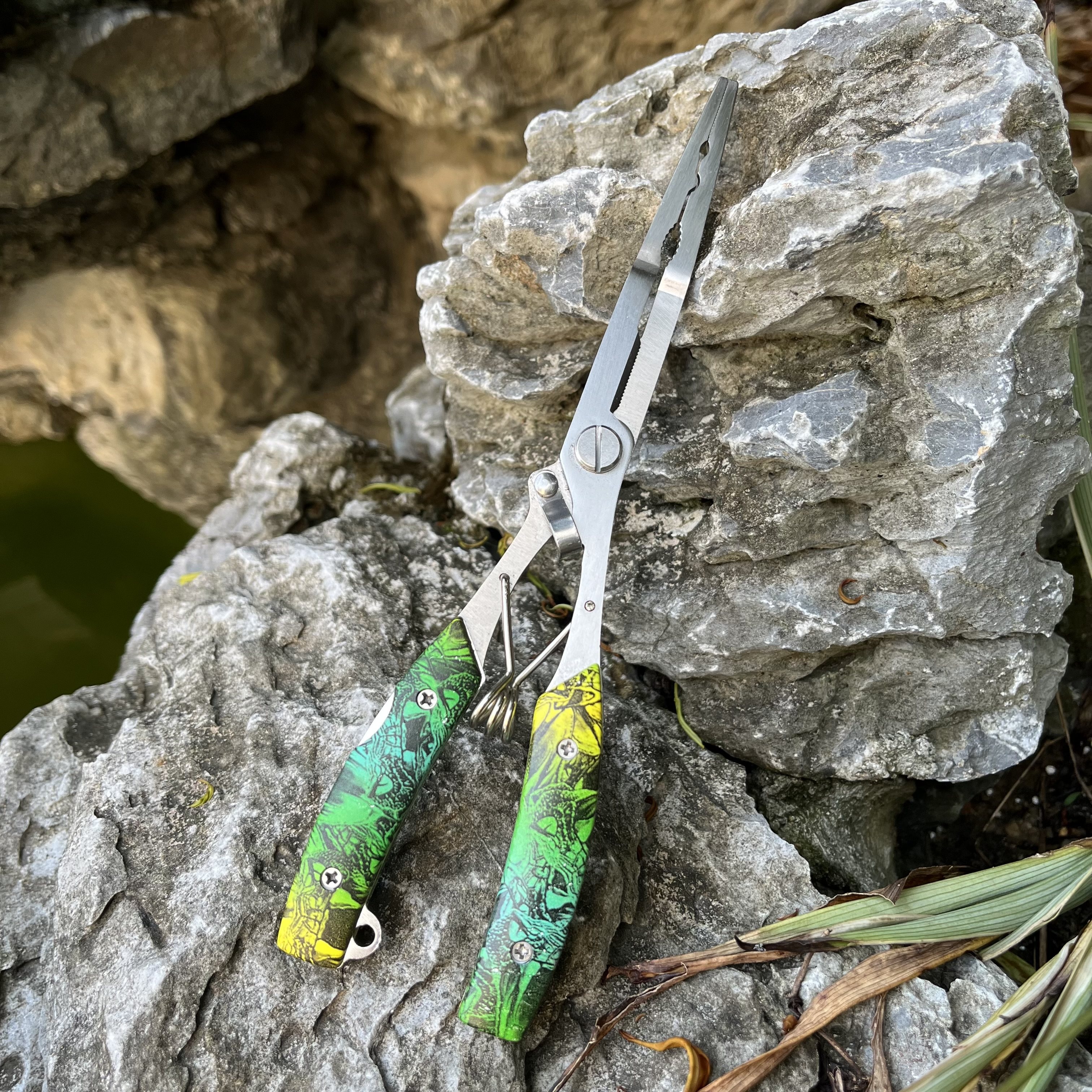 The hottest fishing gadget of the last 25 years! this extended lure ...