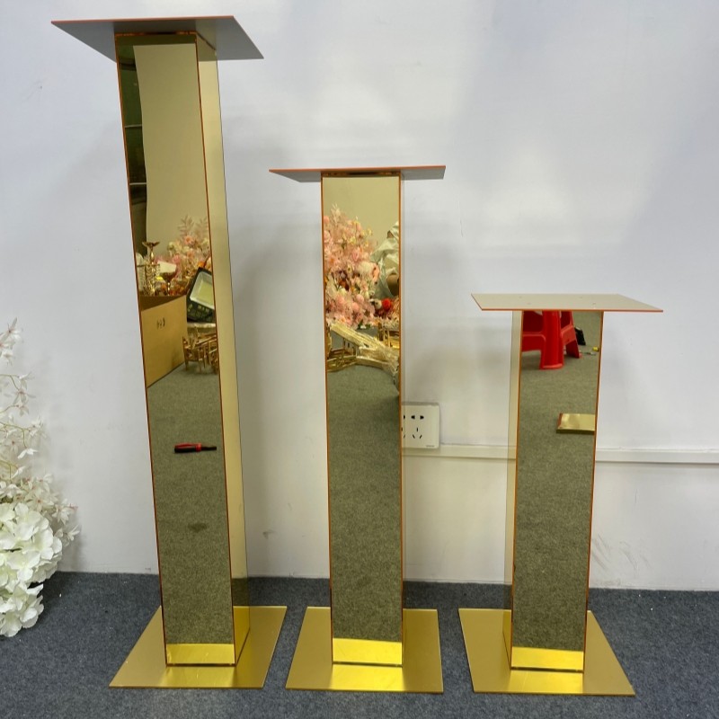 Wedding must-haves! gold acrylic table displays + aisle flower holders ...