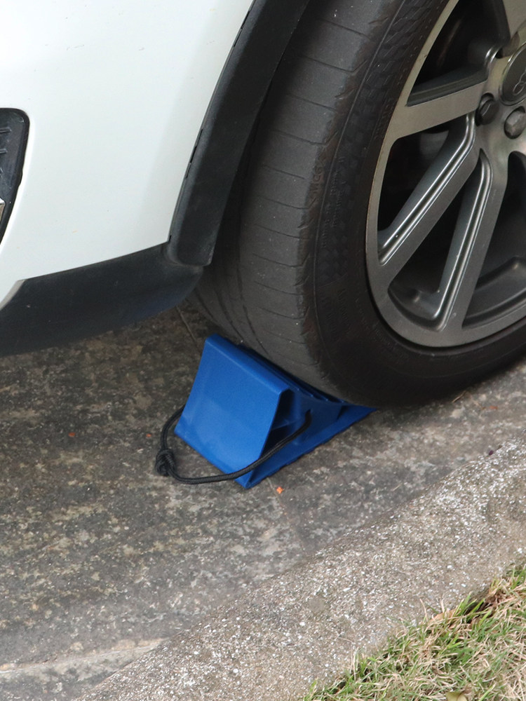Car Portable Triangular Backstop Slope Anti-Slip Car Anti-Slip Pad ...