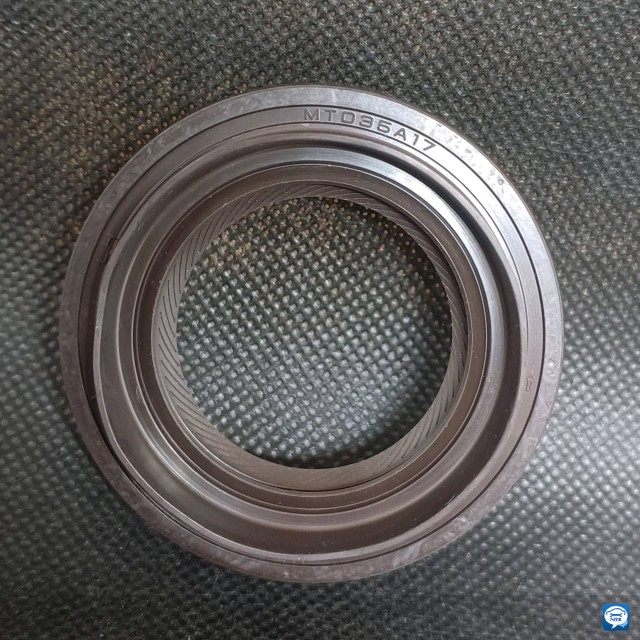 MT035A17 MT035A20 MT035A33 MT035A41 半轴油封90311-35046