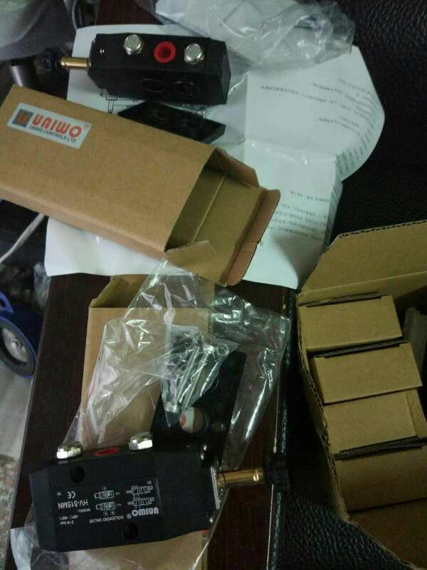 USV - 253024 Imported UNIWO solenoid valve HV-518N Pneumatic directional valve HV-518MN HV-515N