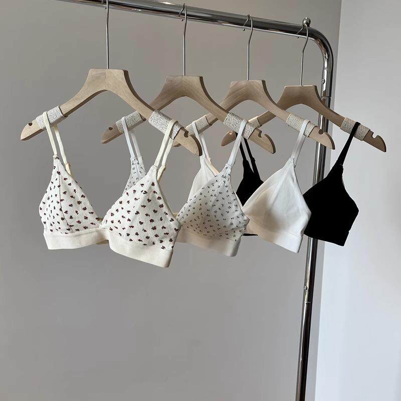 French-style floral lingerie: a comfortable choice for smaller-busted ...