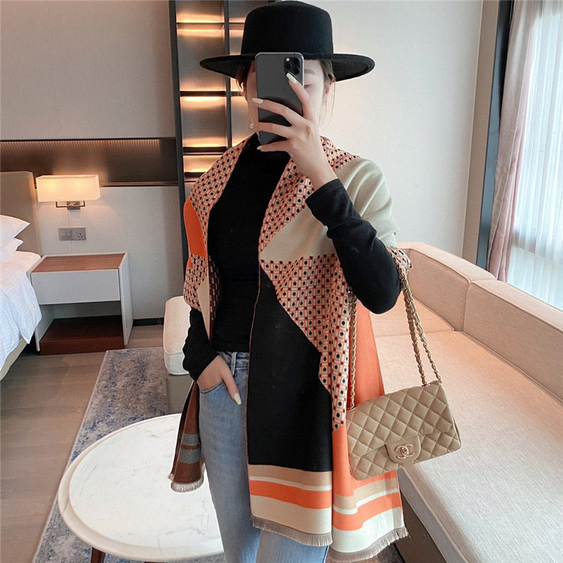 2023 New Style Thickened Cashmere Scarf Women's Geometric Color ...