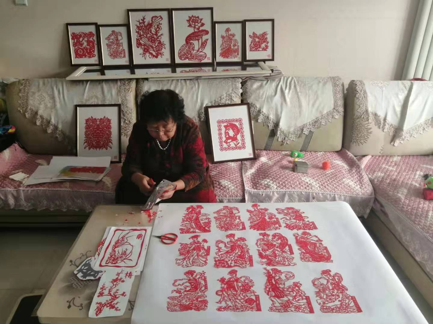 Hand-cut paper wedding window decorations! customized folk gifts are ...