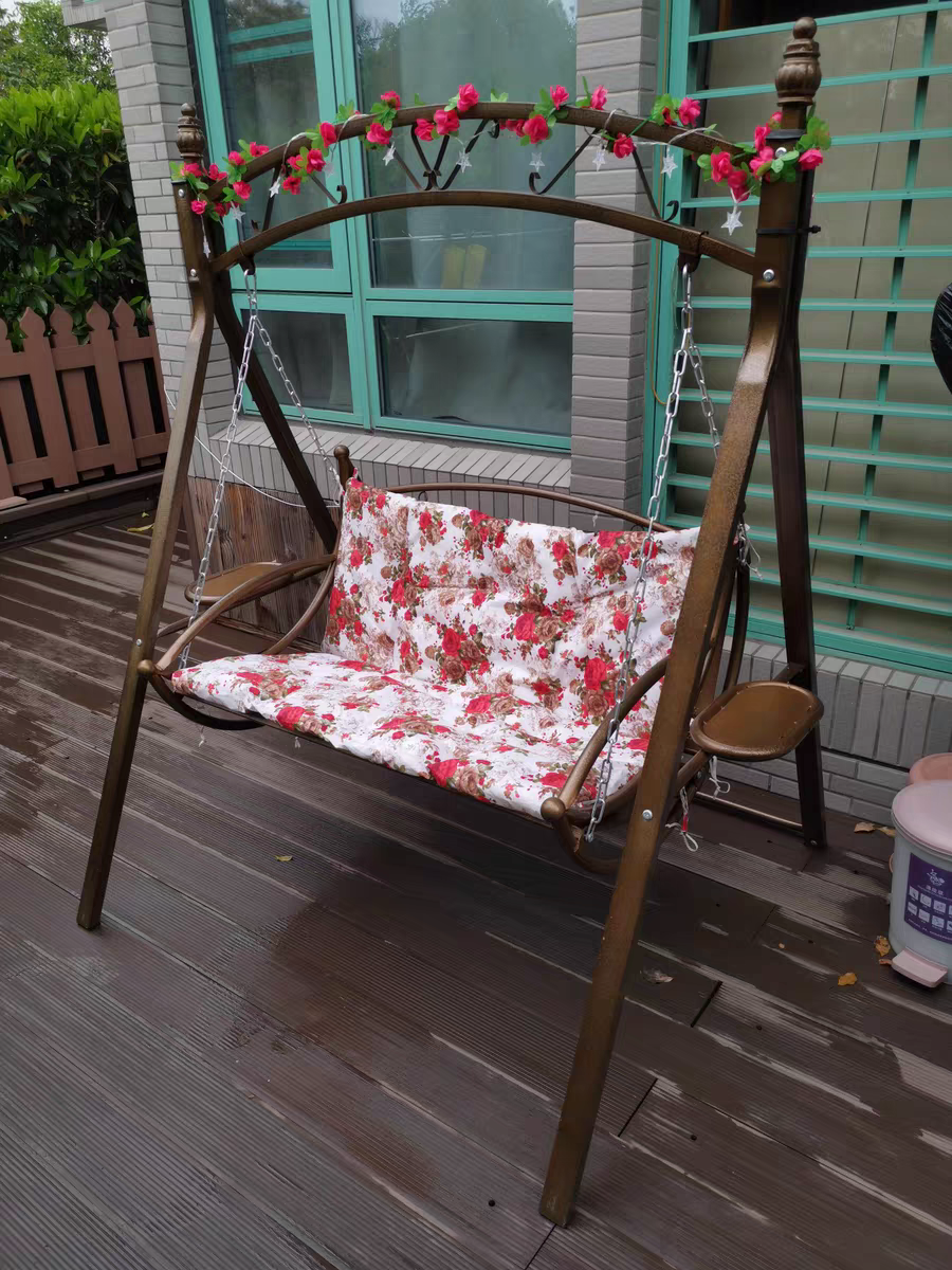 户外双人铁艺摇椅白色秋千摇篮吊床阳台室内成人儿童庭院吊篮藤椅有何区别？如何选择适合自己的款式？-户外秋千-淘宝好物网