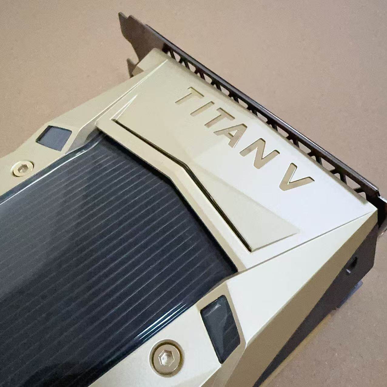 英伟达TITAN V 12G：超越2080TI的深度学习与设计渲染神器！-显卡-淘宝好物网