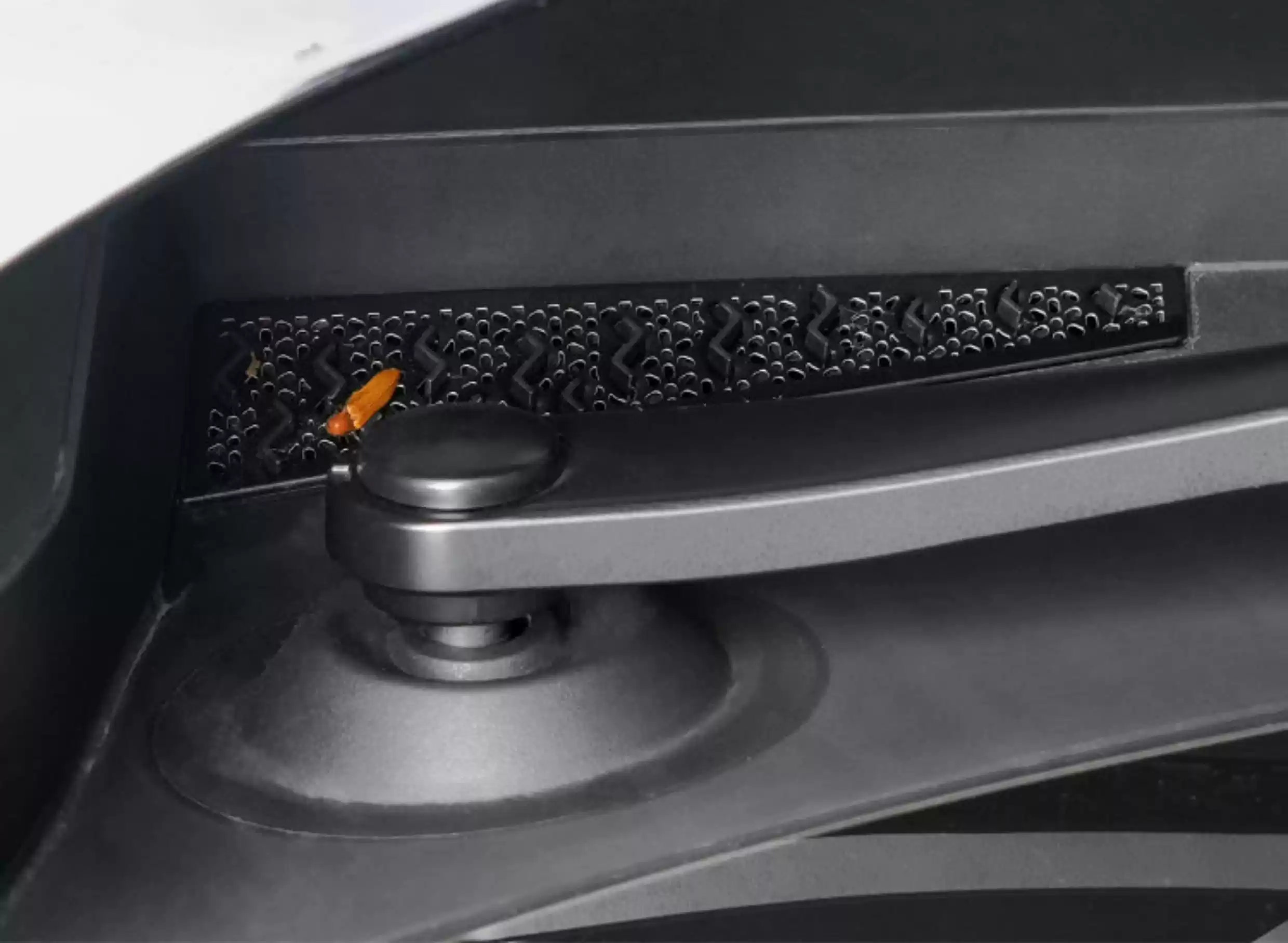 适用24-25款问界M8/M9机盖防护罩改装进气风口保护过滤芯防虫配件