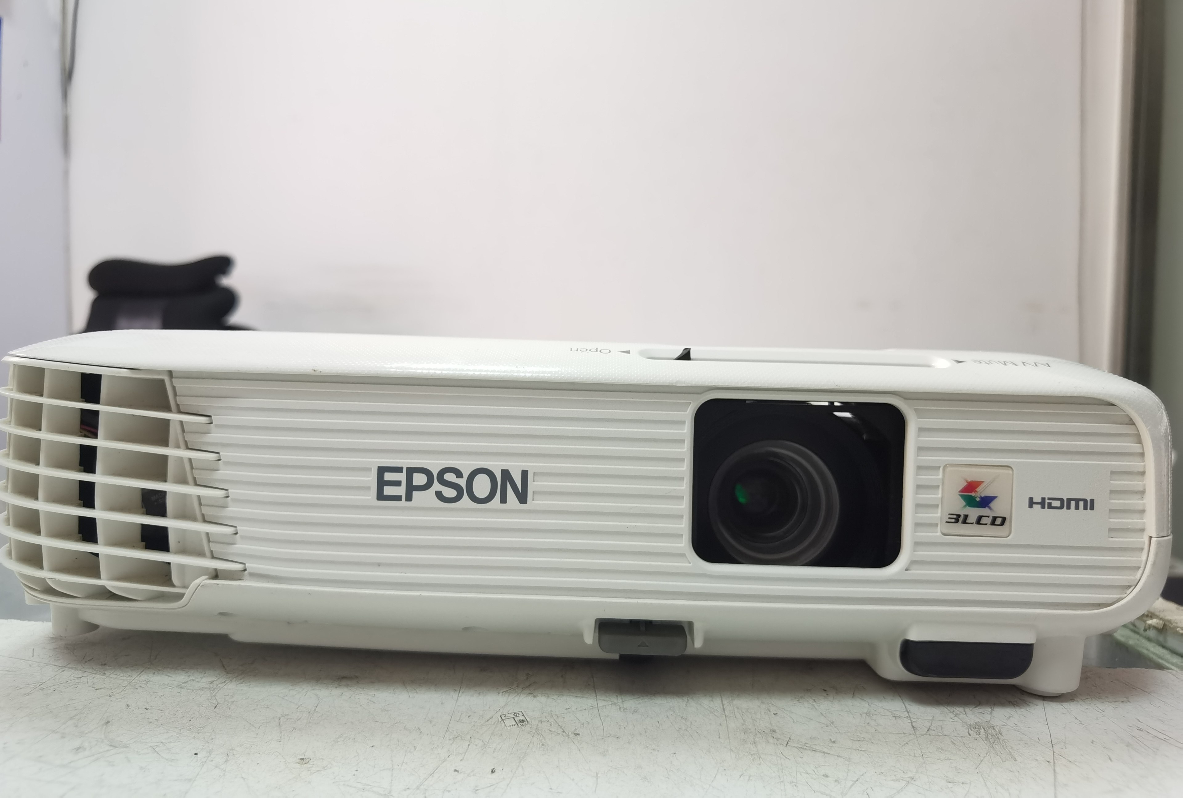 Epson CB-S04E二手投影机，3000流明高性价比之选？-投影仪-淘宝好物网