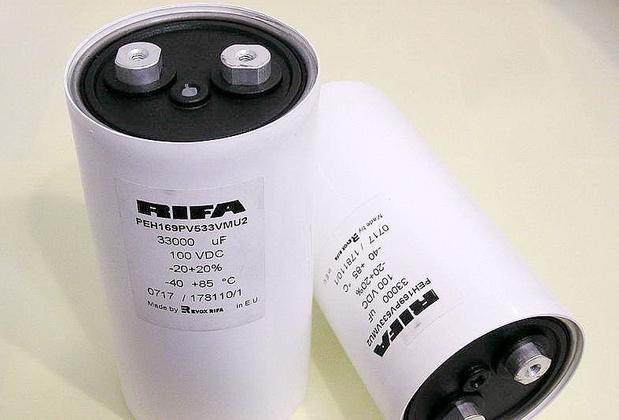 PEH200TV418CMUV-M6 RIFA capacitor 550v 1800uf