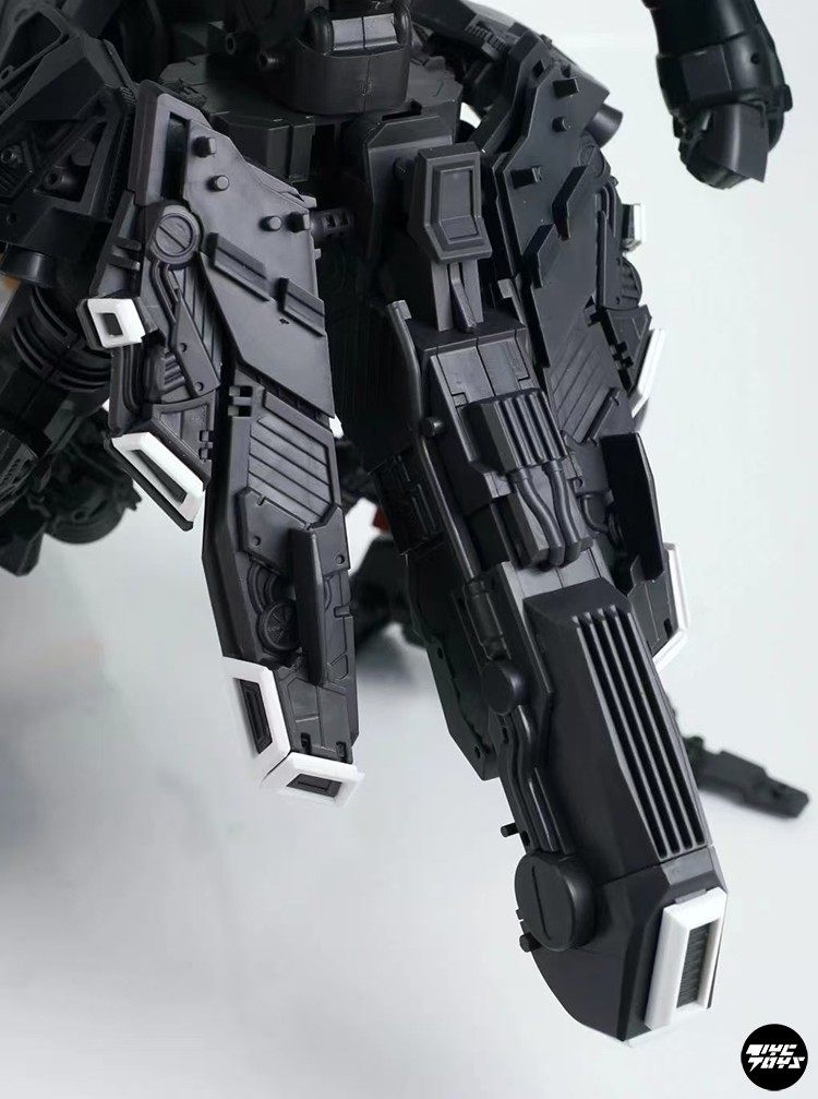 RED SOUL 1/144 RG NIGHTINGALE MODEL KIT