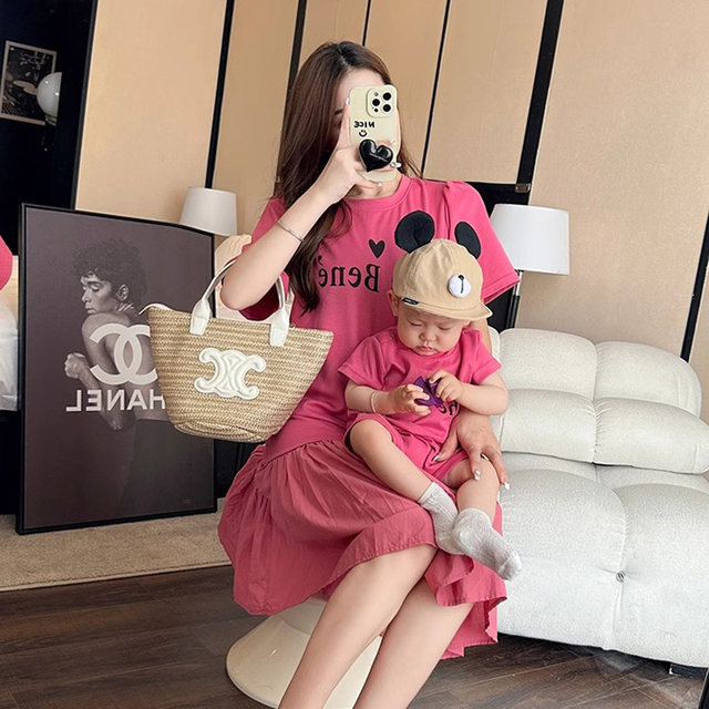 Korean version of baby parent-child outfit 2025 summer letter splicing ...