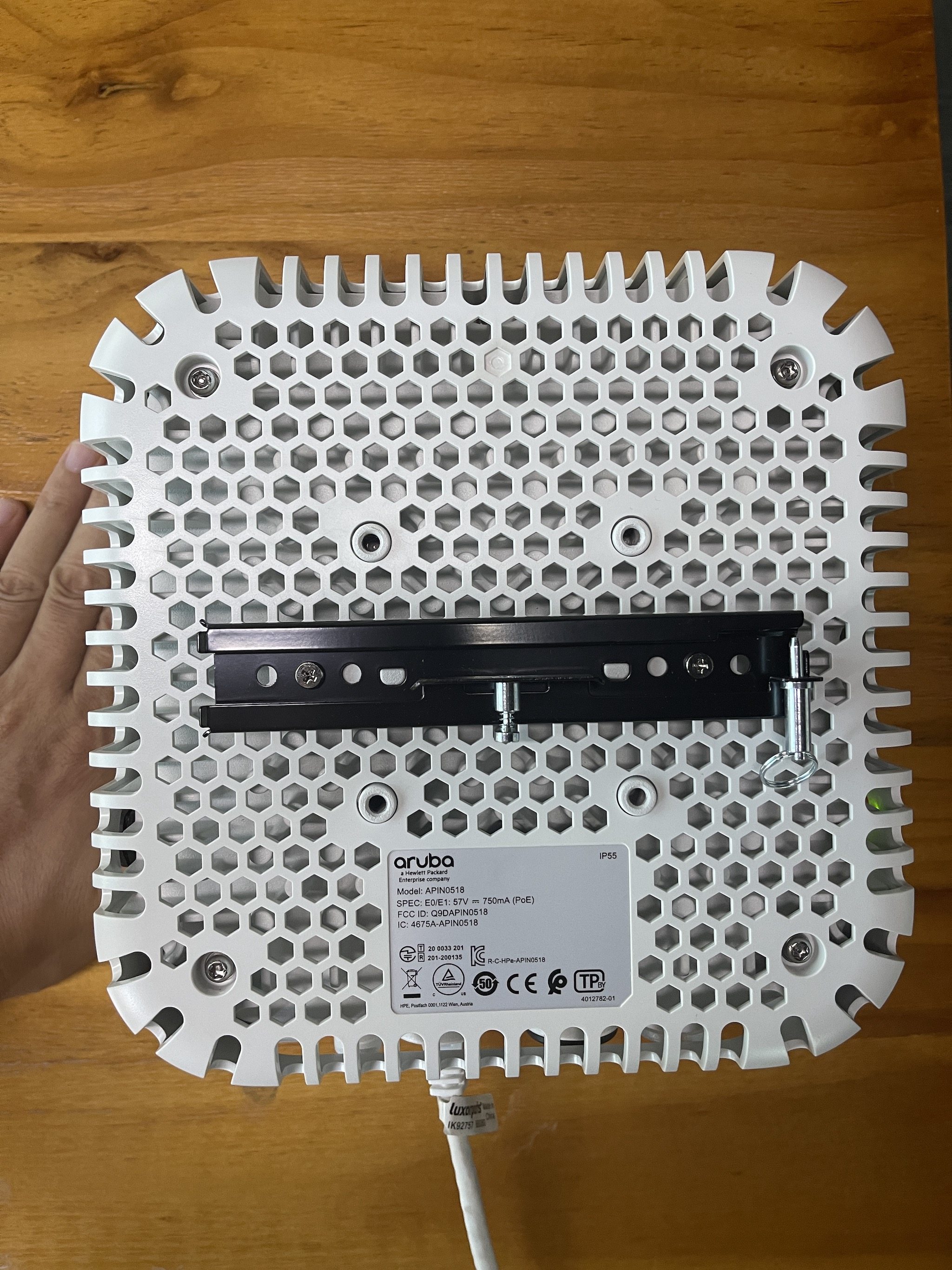 HPE Aruba AP-518 (RW): WiFi 6时代的户外王者，IP55防水防尘，让你的网络无处不在！-无线上网设备与终端-淘宝好物网