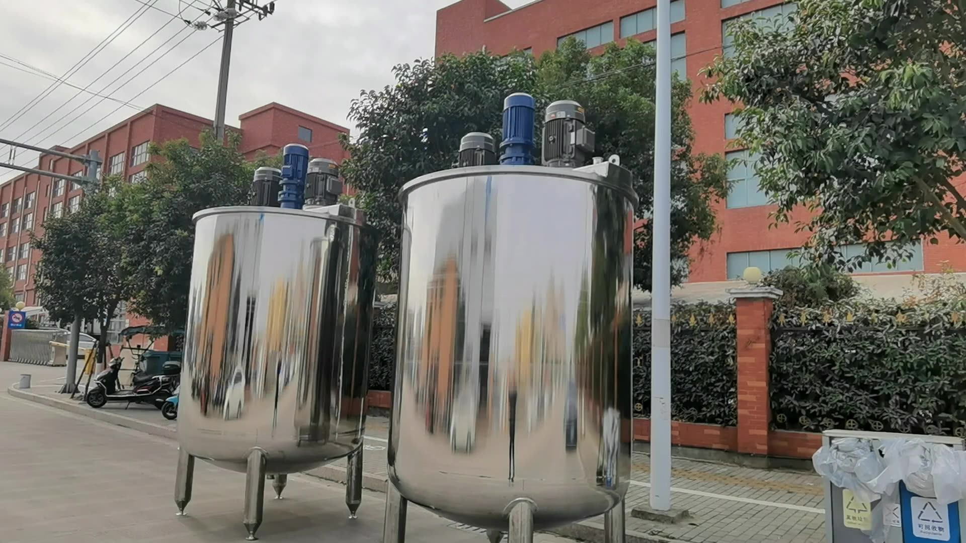 Emulsifier Mixing Tank For Cosmetic Cream Homogenization Emulsifying ...