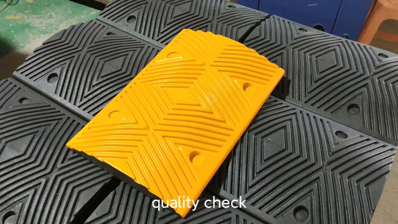 Road Industrial Outdoor Speed Bump Rubber Heavy Duty,Durable 500*350 ...