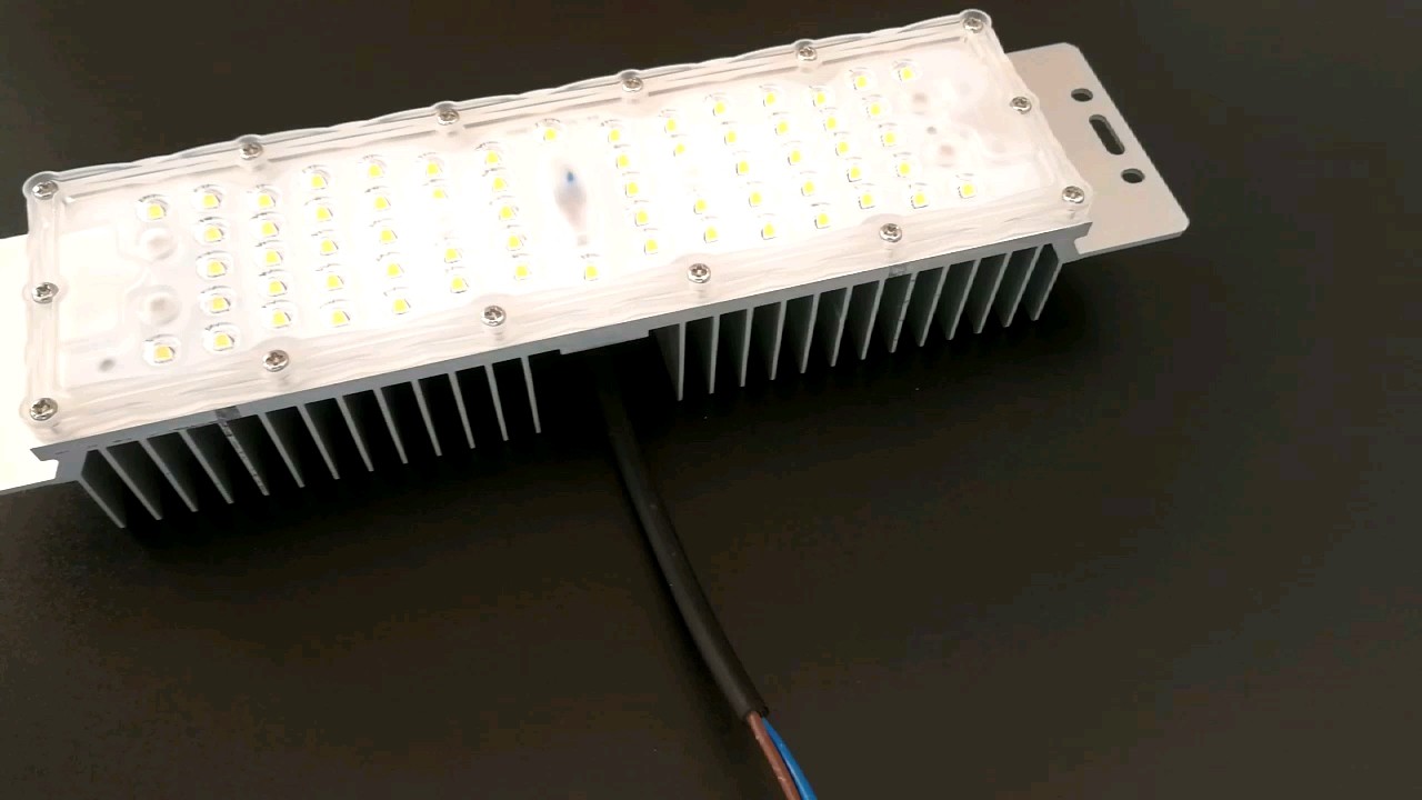 64 Smd 3030 Pcb Led 50w Vertical Lente 80x155 Grados Led Array Módulo ...