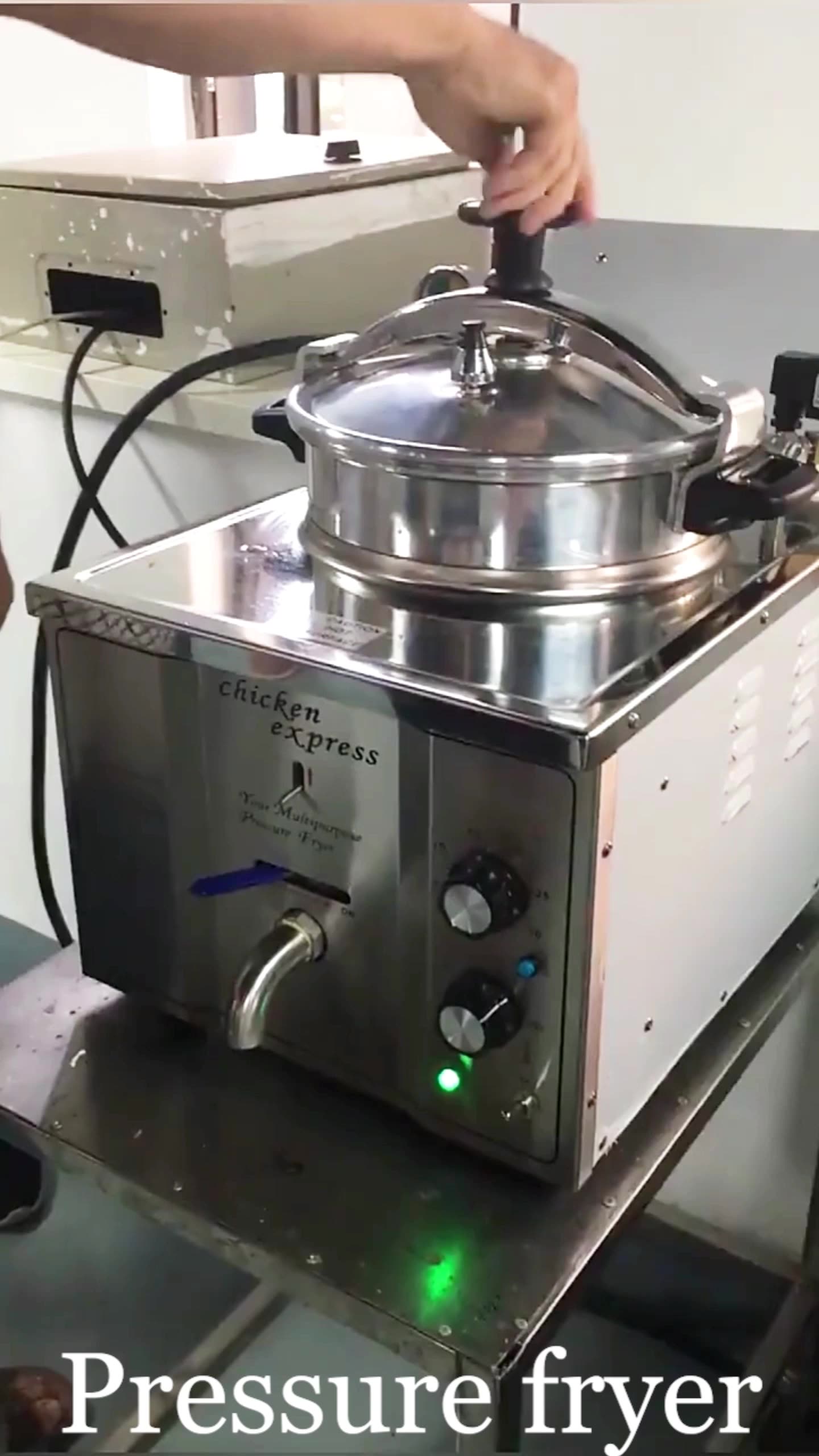 Commercial Pressure Fryer Crispy Broasted Chicken Frying Machine Pressure Frying Machine - Buy ...