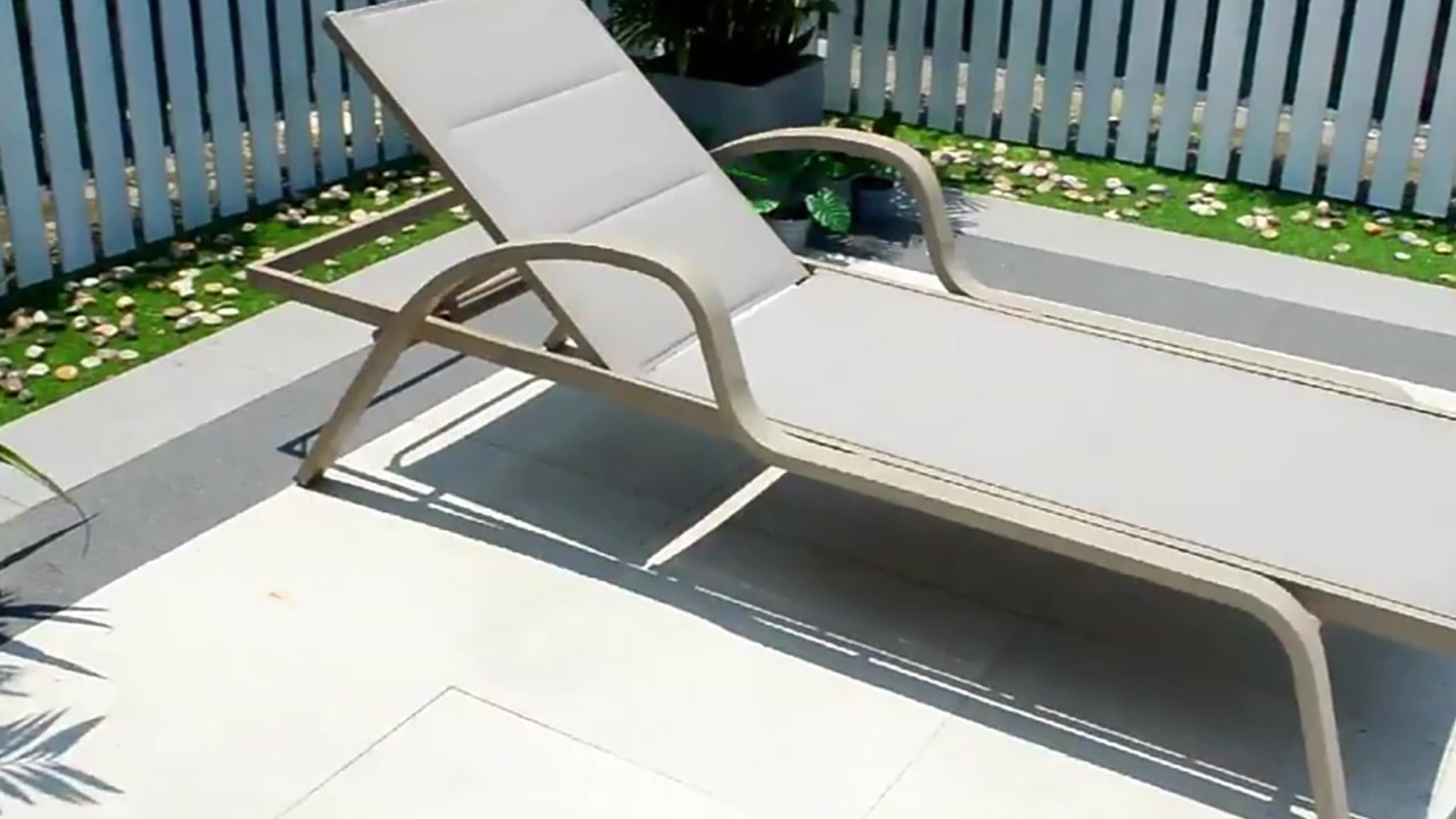 Outdoor Sun Loungers Modern Aluminum Beach Chair Stackable Swimming ...