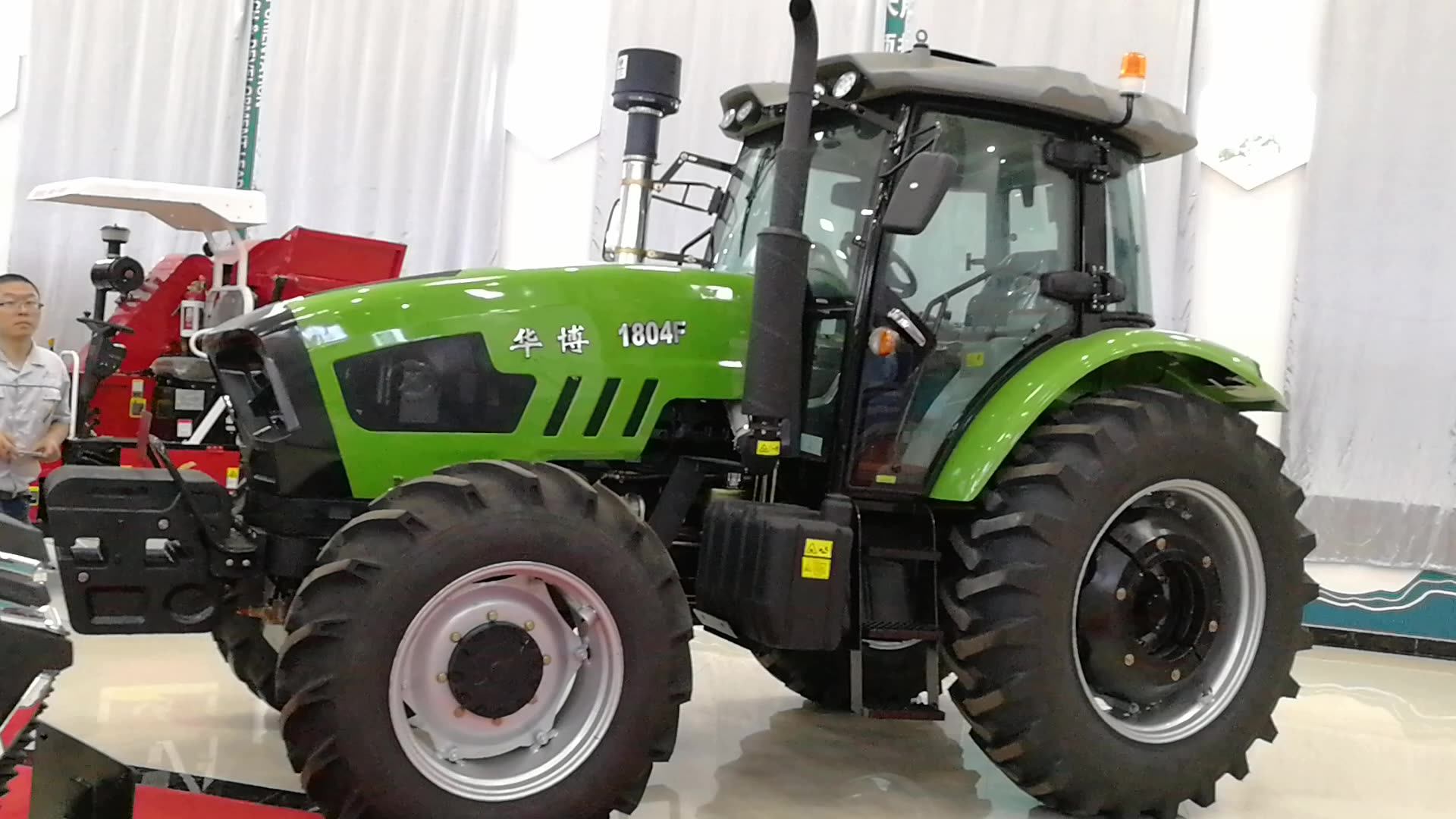 180 Hp Universal 4wd Tractor De Ruedas - Buy Tractor 180 Hp,Tractor ...