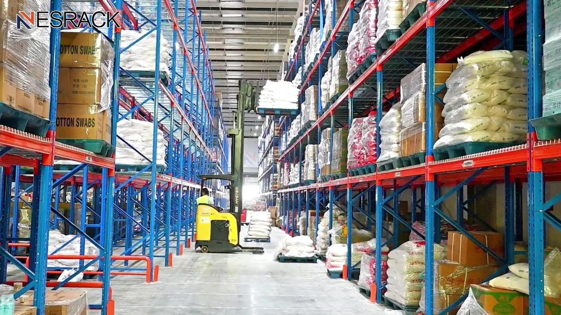 Industrial Warehouse Storage Shelving Heavy Duty Steel Beams Shelf Over ...